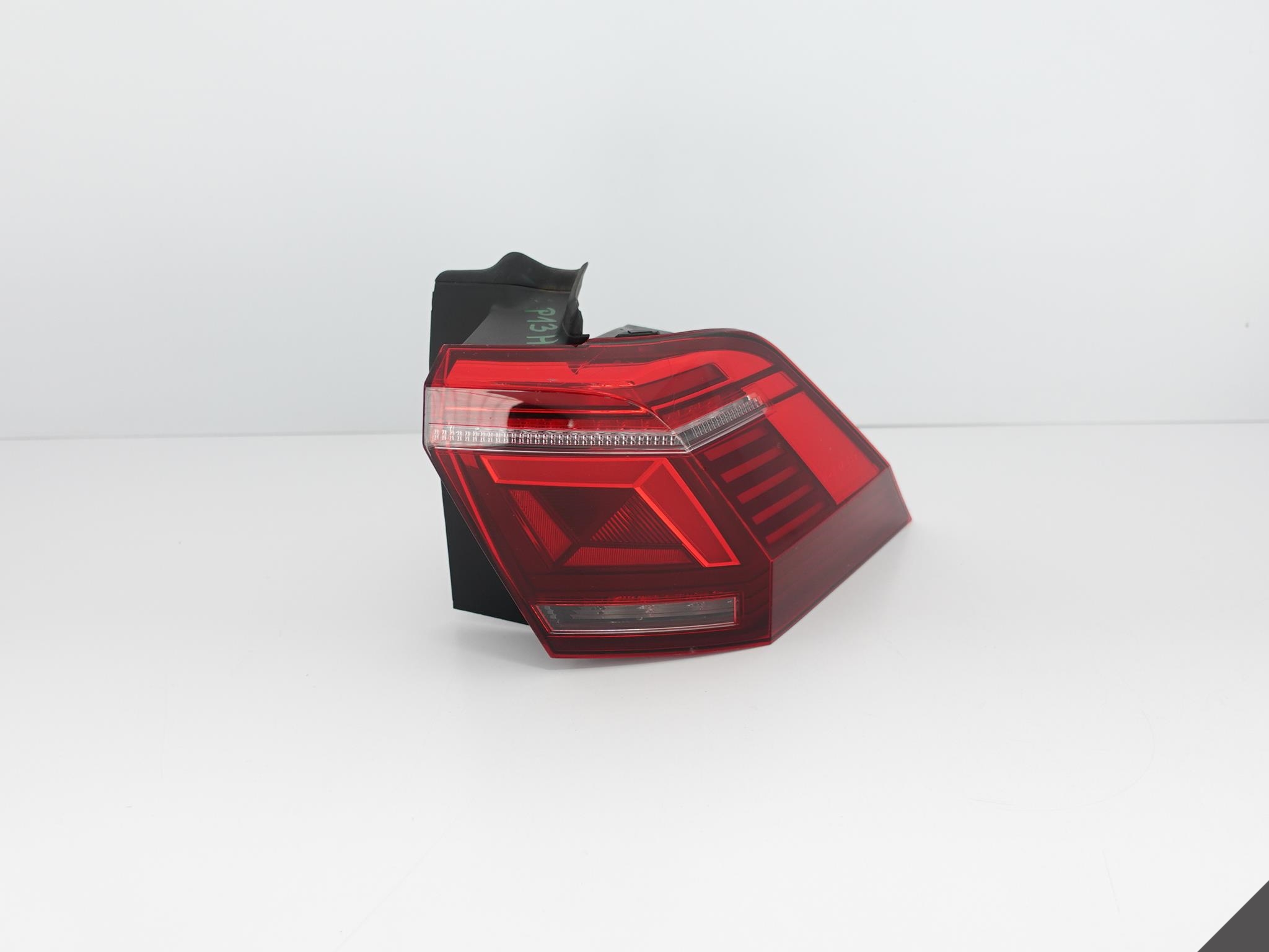 VW TIGUAN II 5NA LIFT 20- IQ.LIGHT LAMPA LED PRAWA za 450.00PLN z Łowyń ...