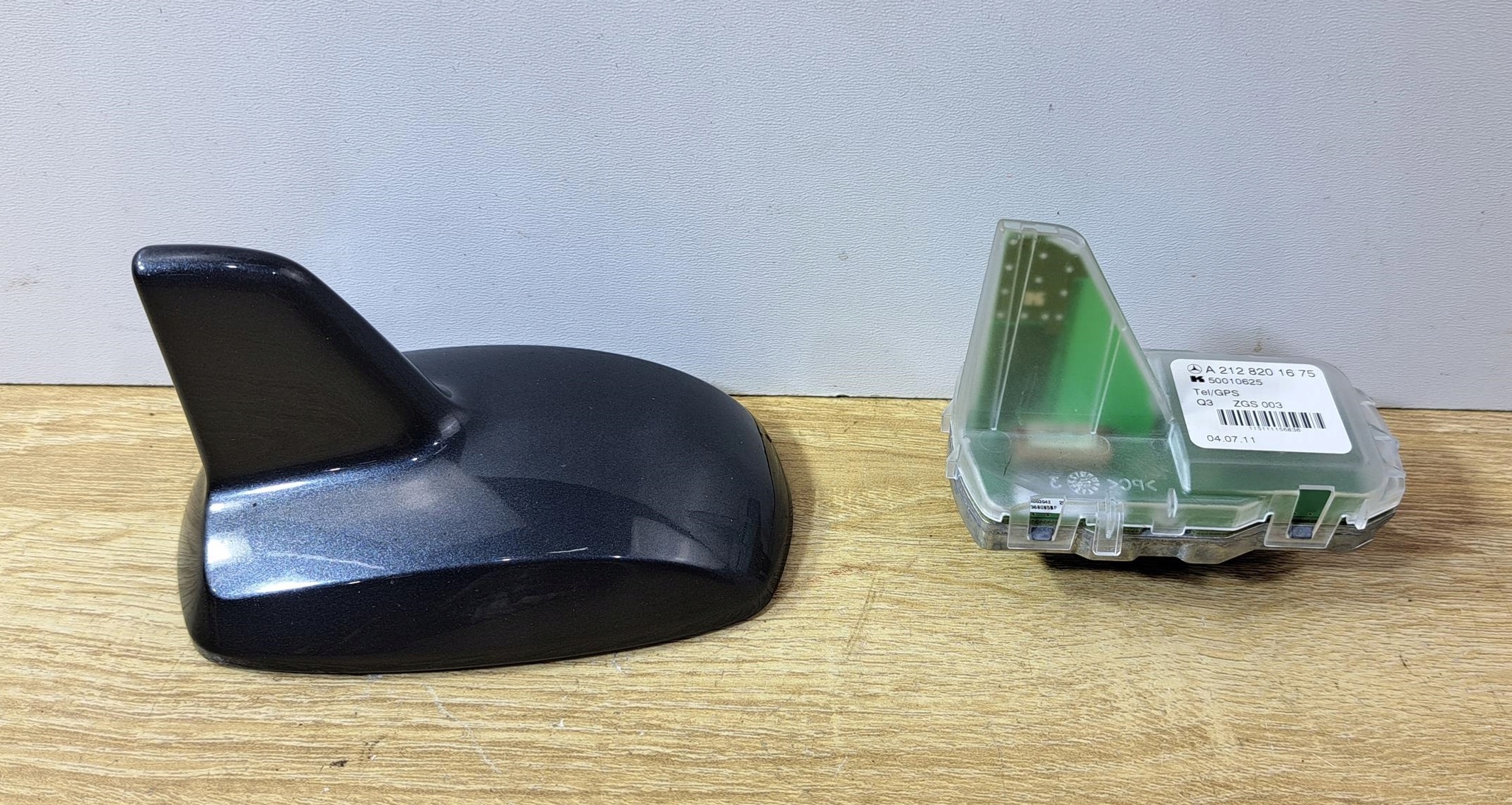 MERCEDES W212 ANTENA DACHOWA A2128201675 A2128270328 # A2128201675 ...