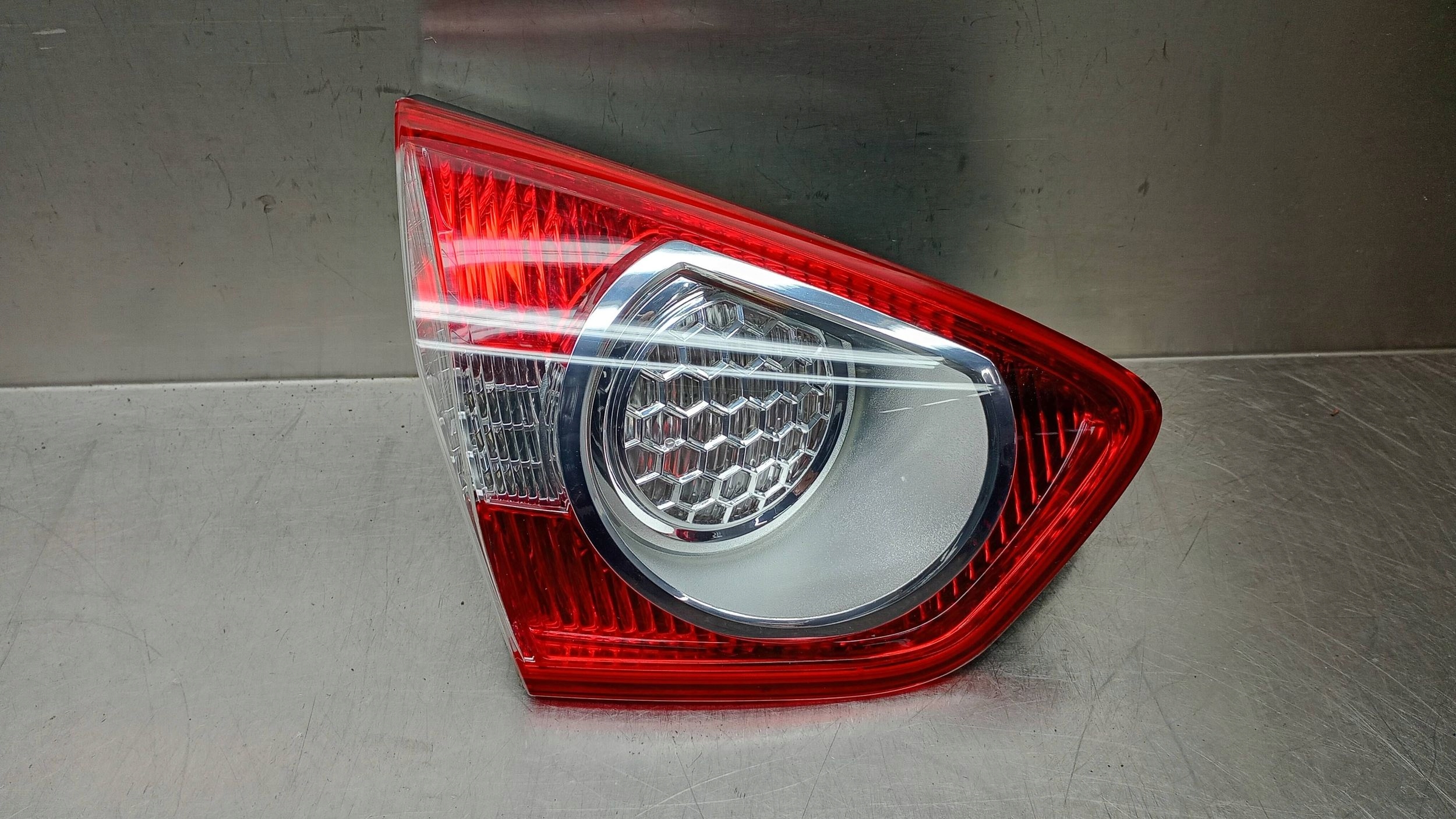 LAMPA TYŁ TYLNA LEWA KLAPA FORD KUGA MK1 08-12R za 490.00PLN z Lutocin ...