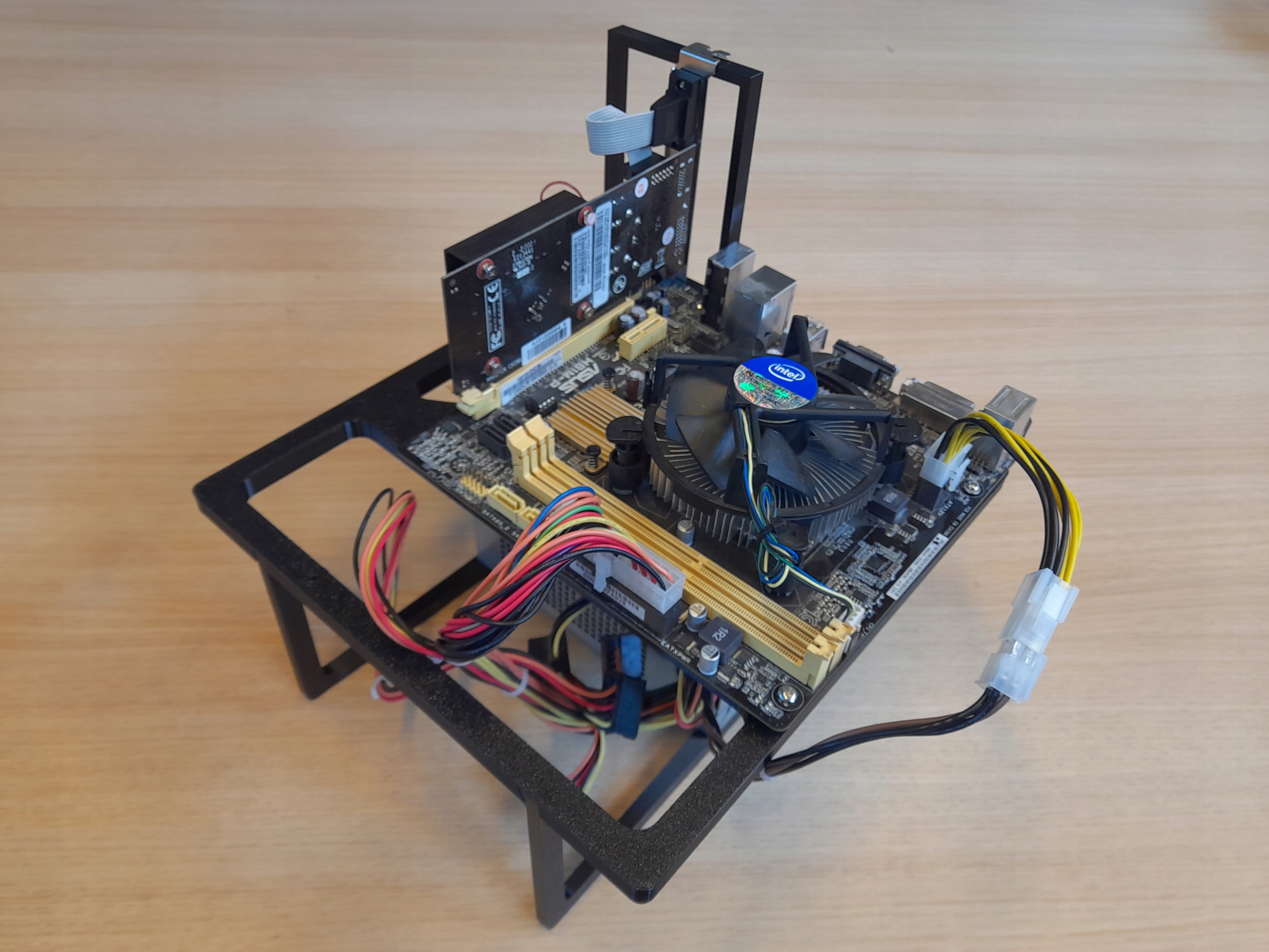 Obudowa komputerowa microATX open frame mk2, stanowisko testowe w Lisi ...
