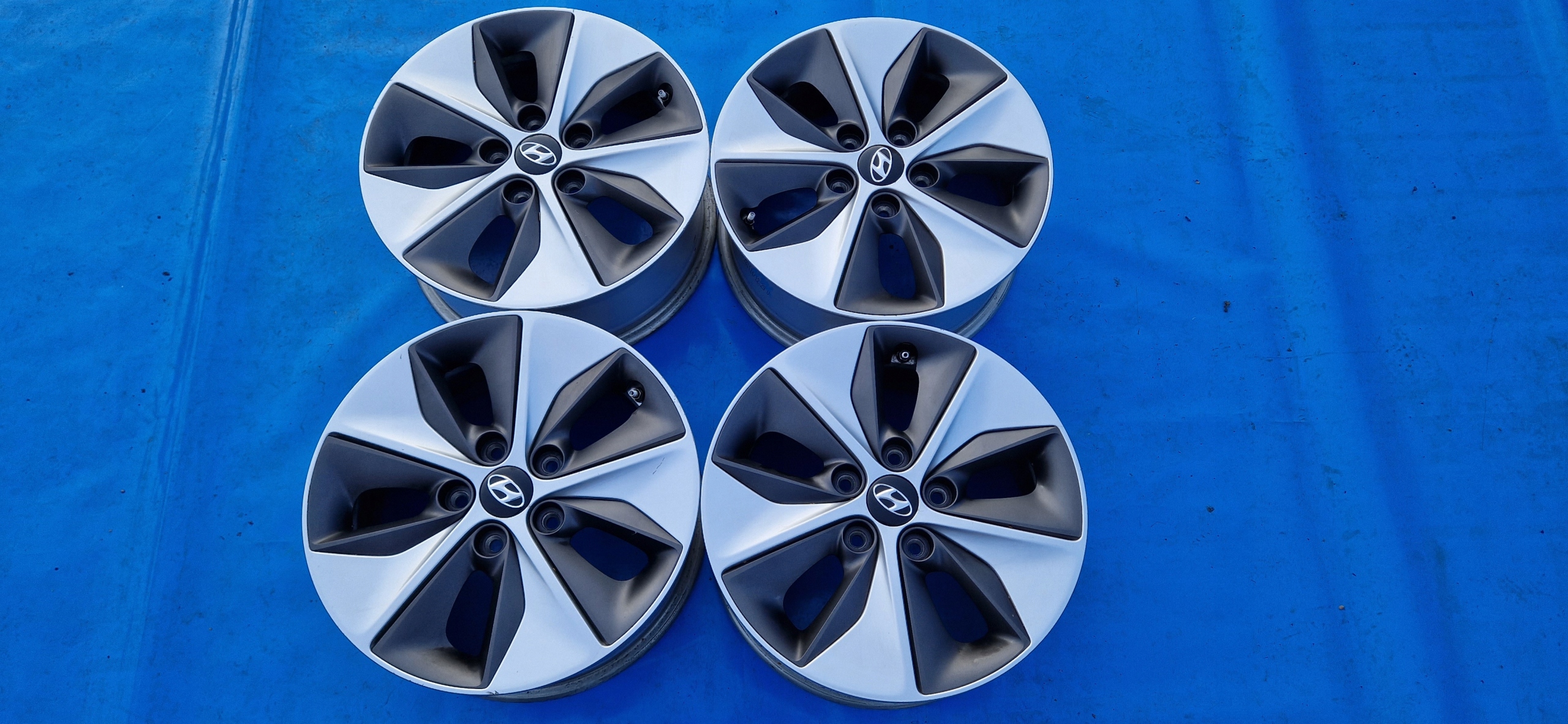 Felga aluminiowa Hyundai OE 6.5" x 16" 5x114.3 ET 50 za 2200.00PLN z ...