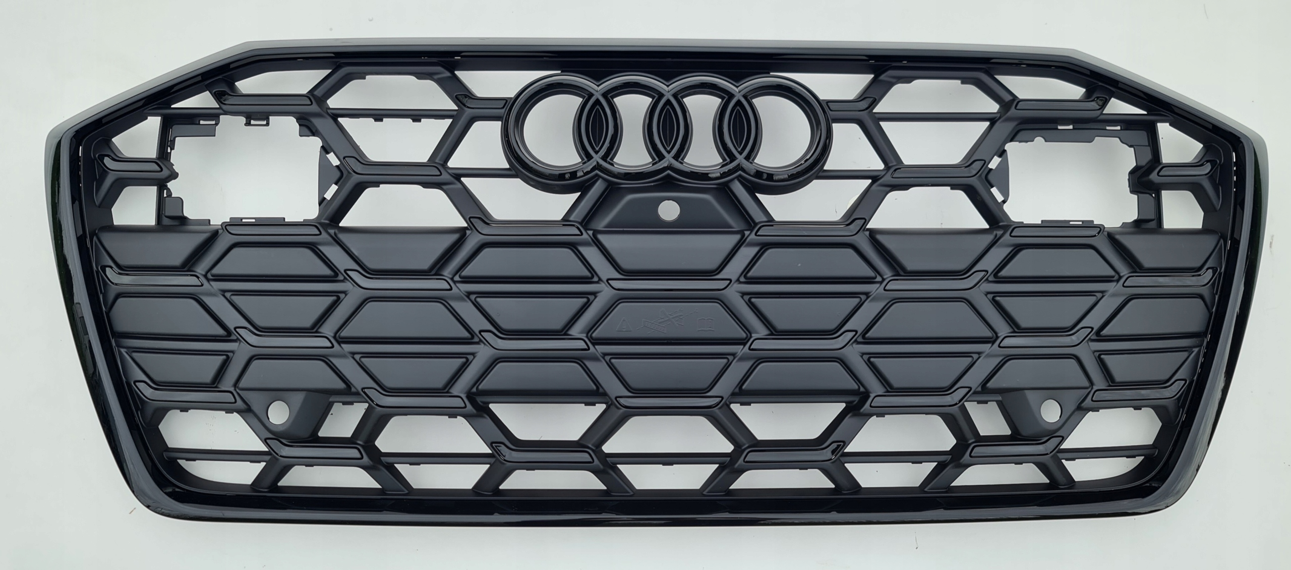 AUDI A6 C8 GRILL ATRAPA BLACK 4K0 za 1400.00PLN z Prusice - Allegro - (16356017731)