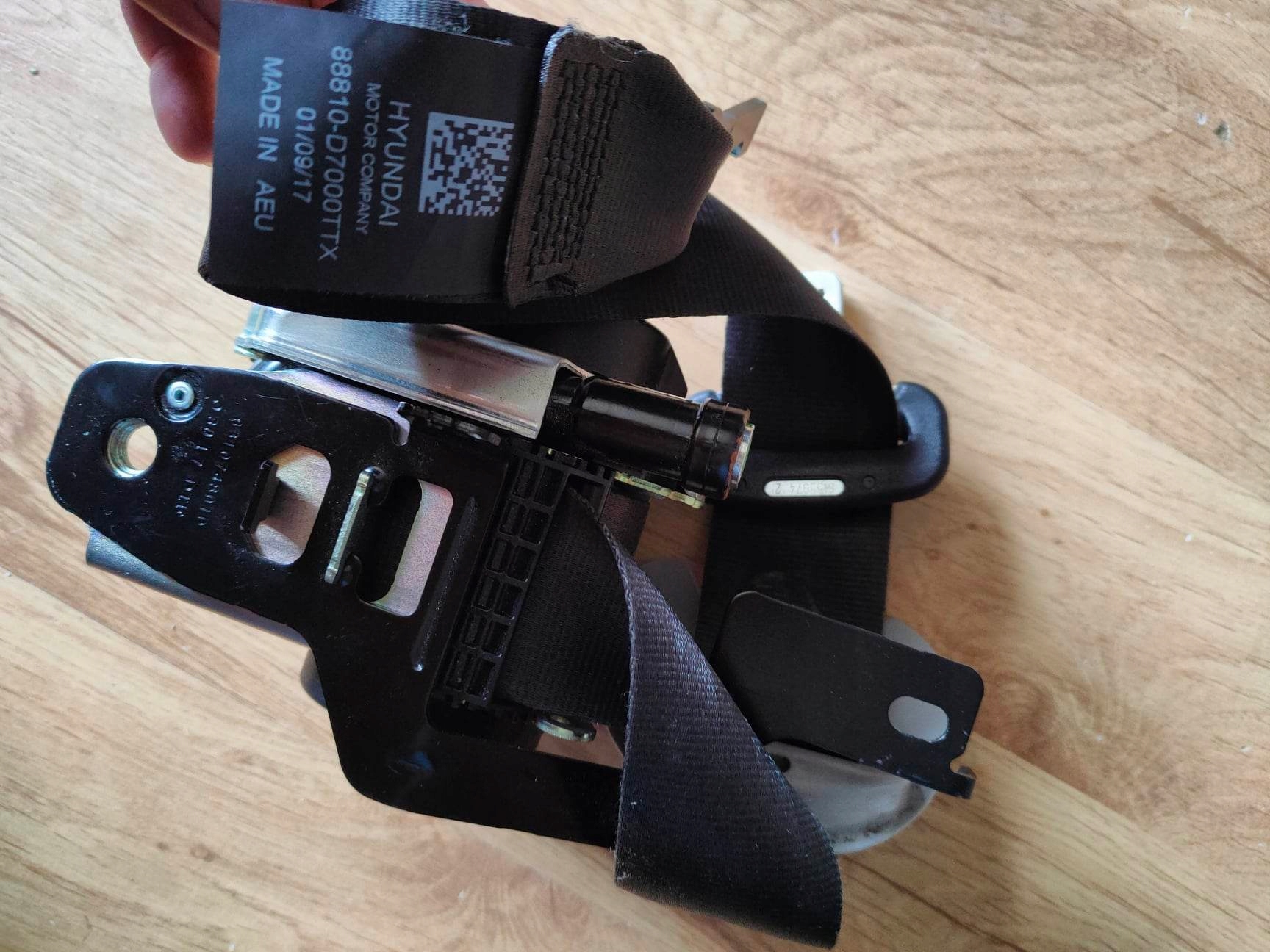 HYUNDAI TUCSON III 15- PAS LEWY PRZÓD 88810-D7000 88810-D7000 za 440 zł ...