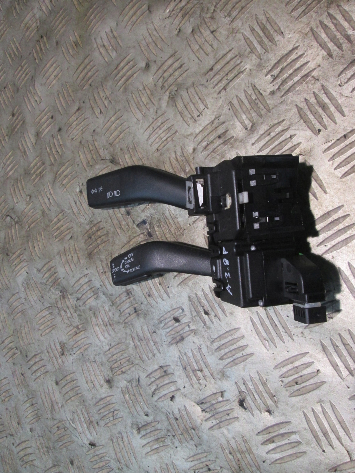 8p0 953 513 - Niska cena na Allegro