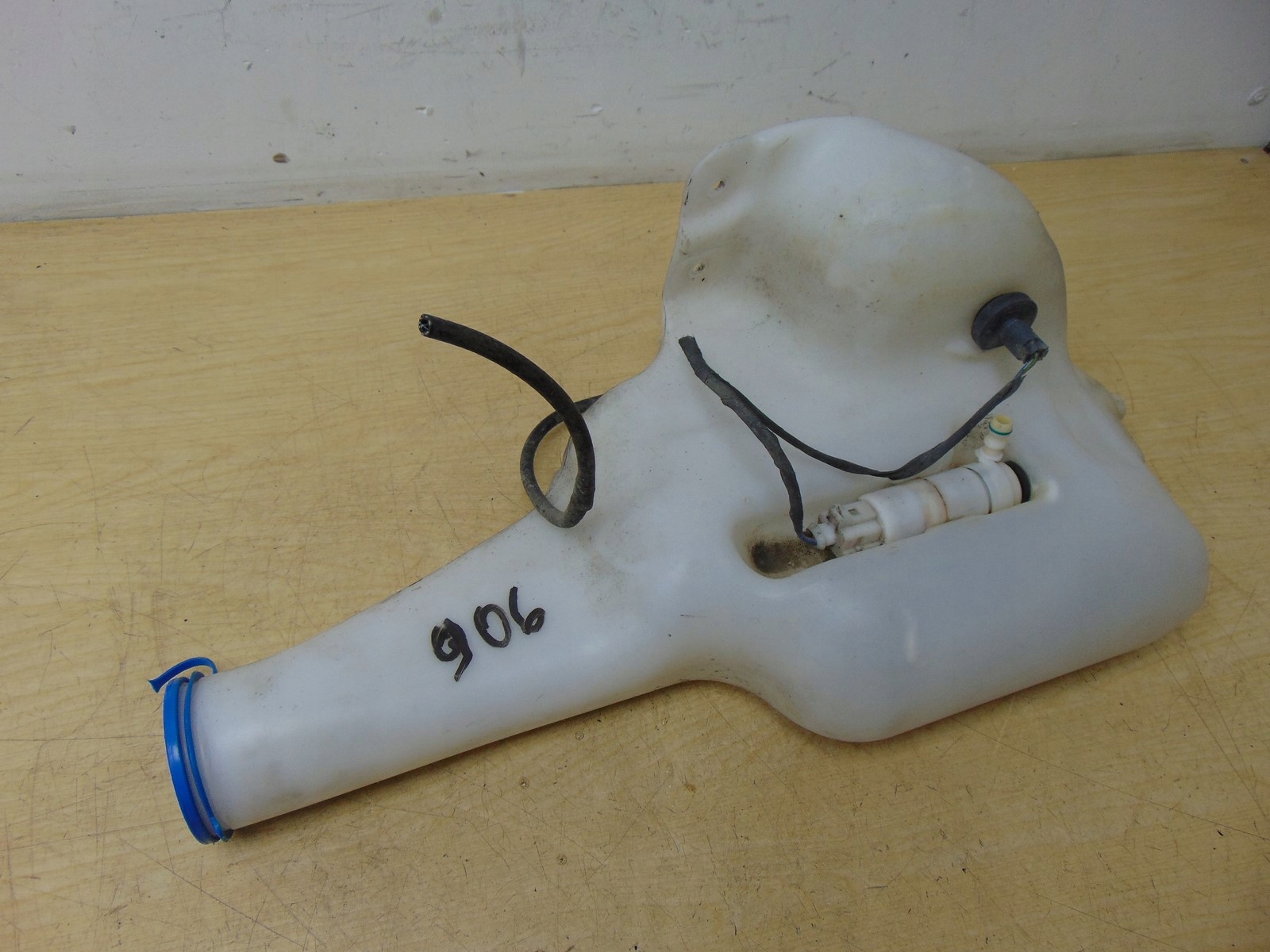 Mercedes-Benz OE A9068690020 zbiornik płynu do spryskiwaczy za 150 ...