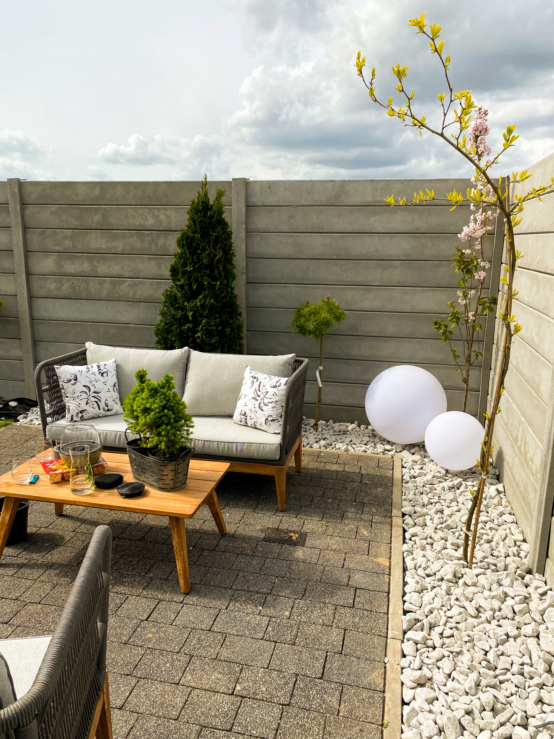 Zestaw mebli ogrodowych na taras komplet metalowy stolik + 3 fotele - Kamba - Grindi | Sklep ...