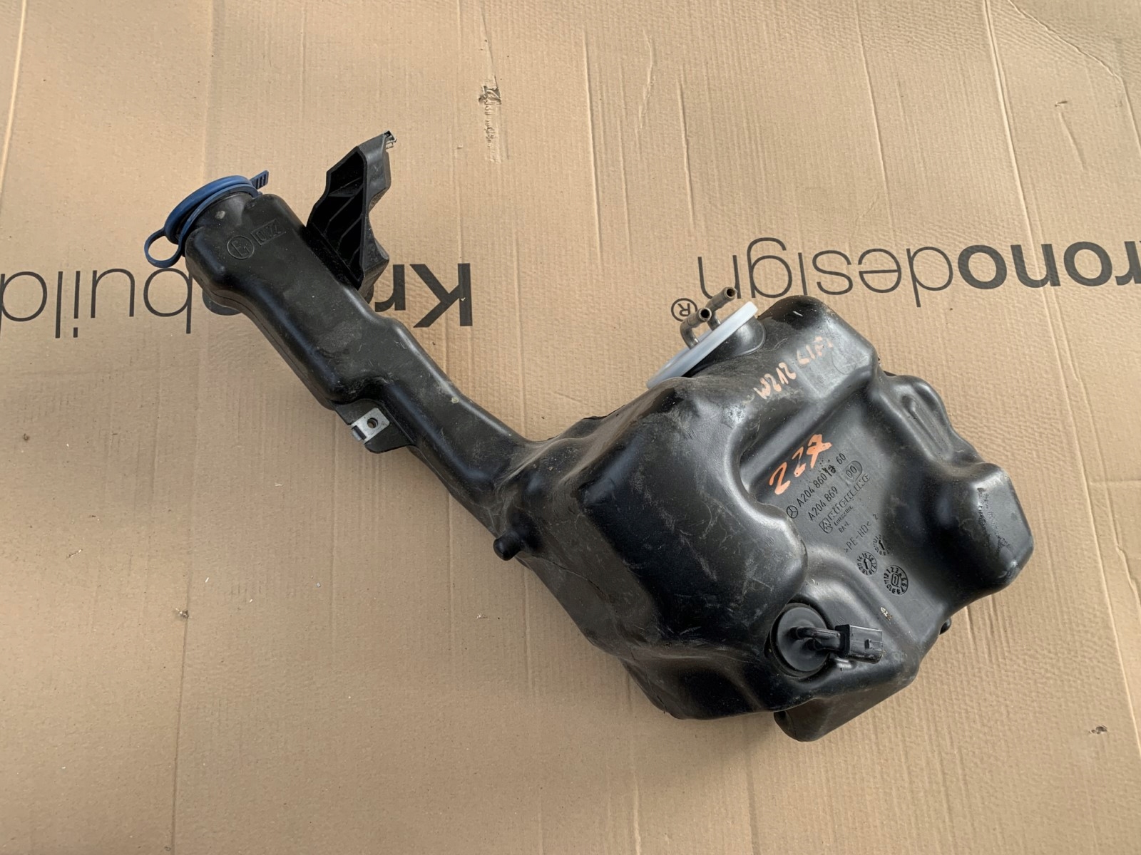 Mercedes-Benz OE A2048601860 zbiorniczek spryskiwaczy za 179.00PLN z ...