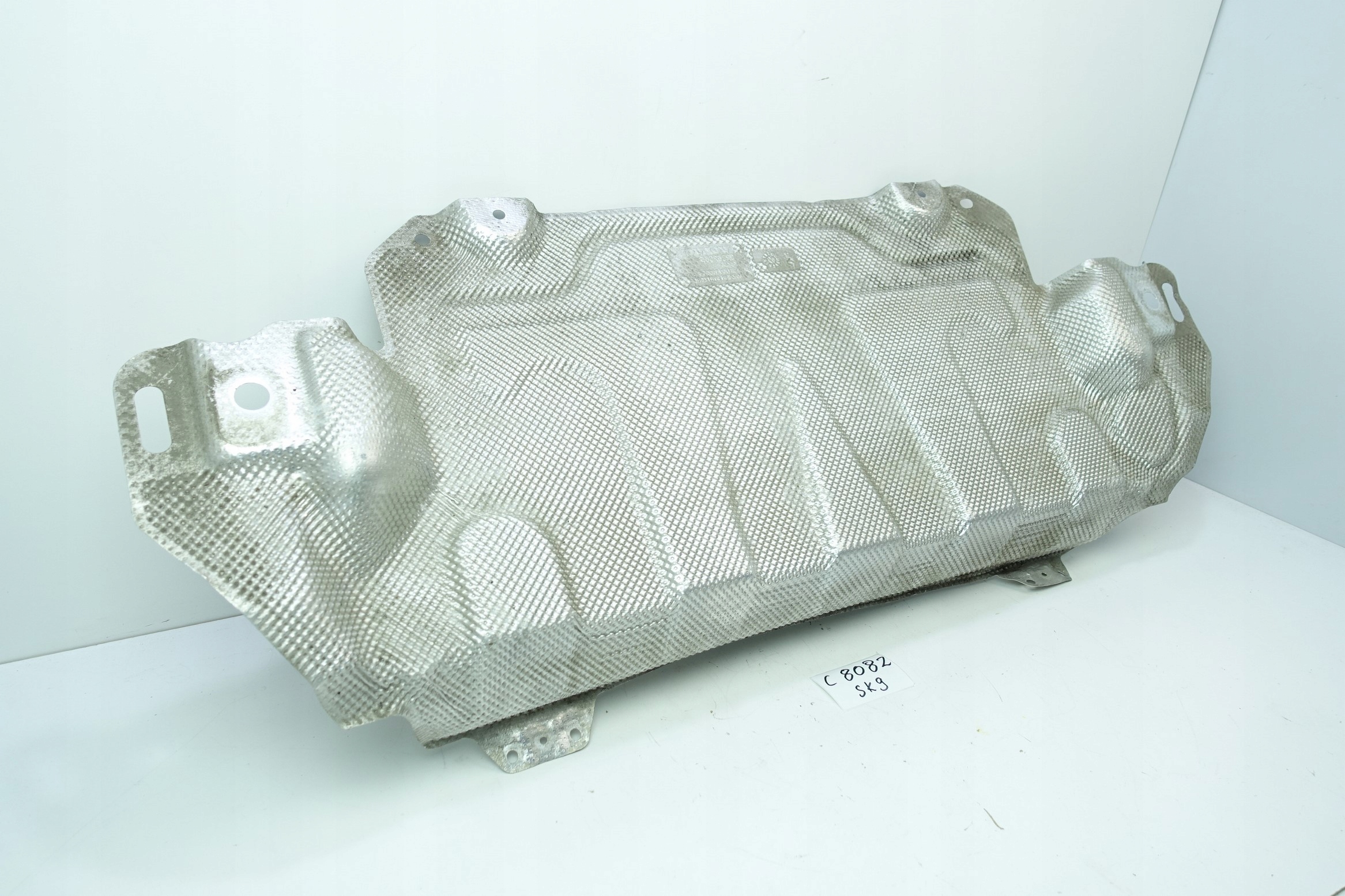 OSŁONA TERMICZNA WYDECHU TŁUMIKA VOLVO XC40 32262065 - ТЕПЛОВИЙ ЩИТ ...