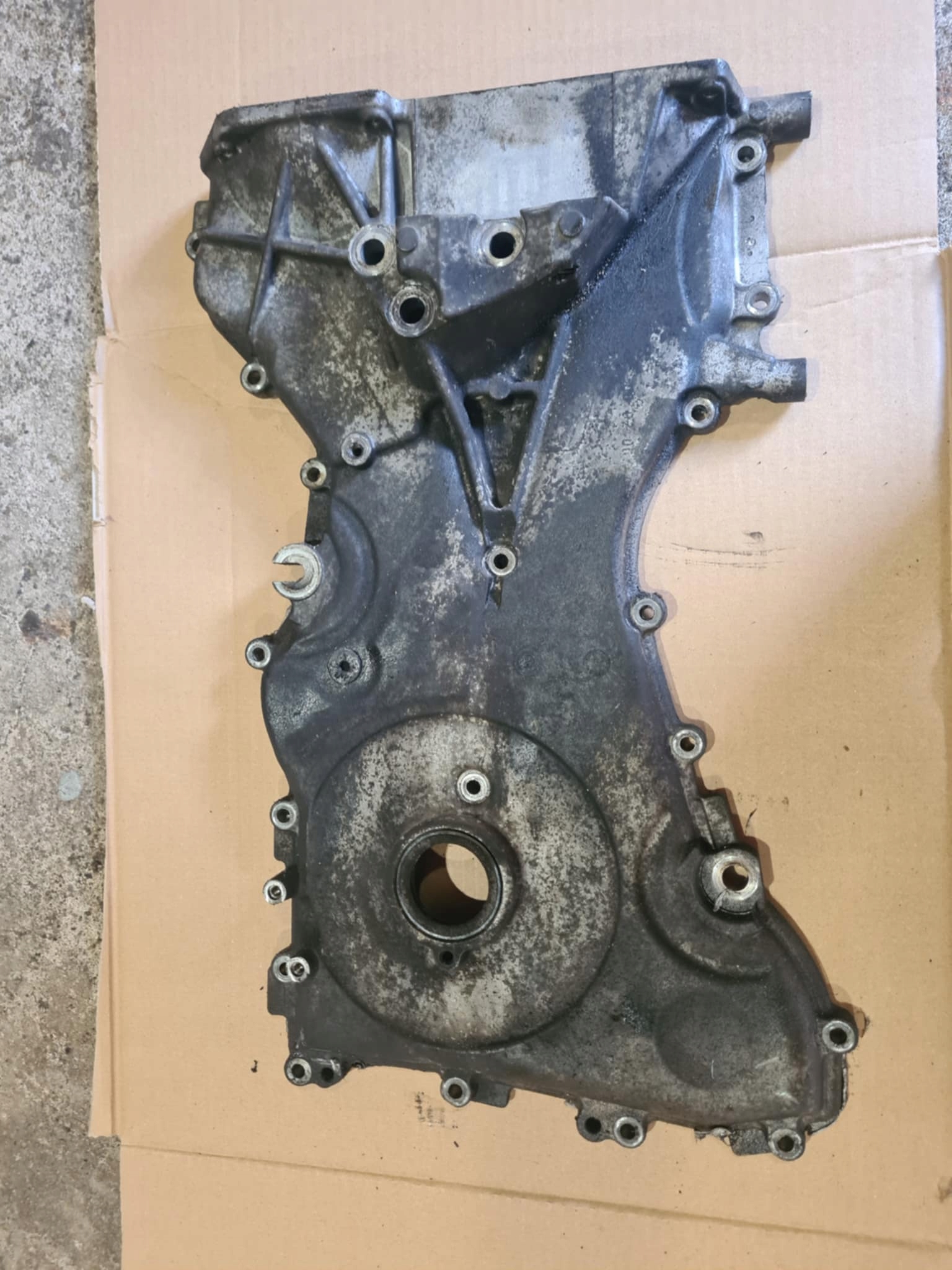 Obudowa rozrządu 1.8 16V 125KM CHBB Ford Mondeo MK3 Focus MK2 S-Max C ...