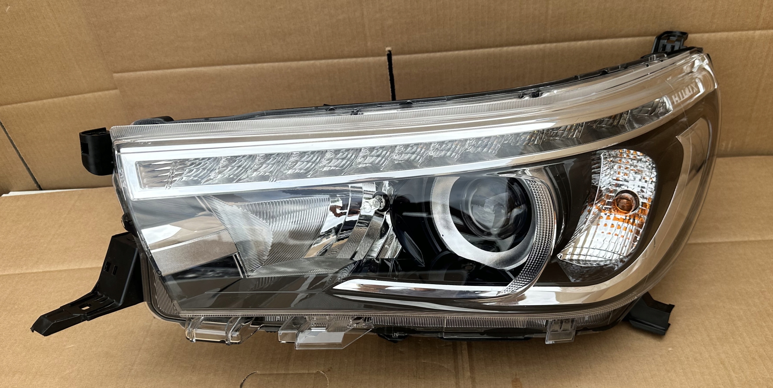 LAMPA PRZÓD PRZEDNIA LEWA TOYOTA HILUX 811500K710 81150-0K710 za 1000 ...