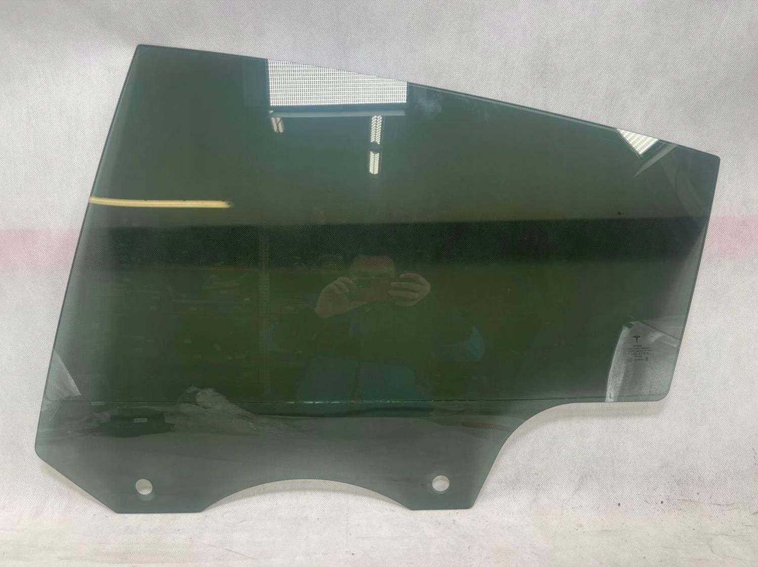 1607584-00-A 1607584-00-A - TESLA MODEL Y СКЛО ЗАДНЄ ЛІВЕ ЛАМІНОВАНЕ ...