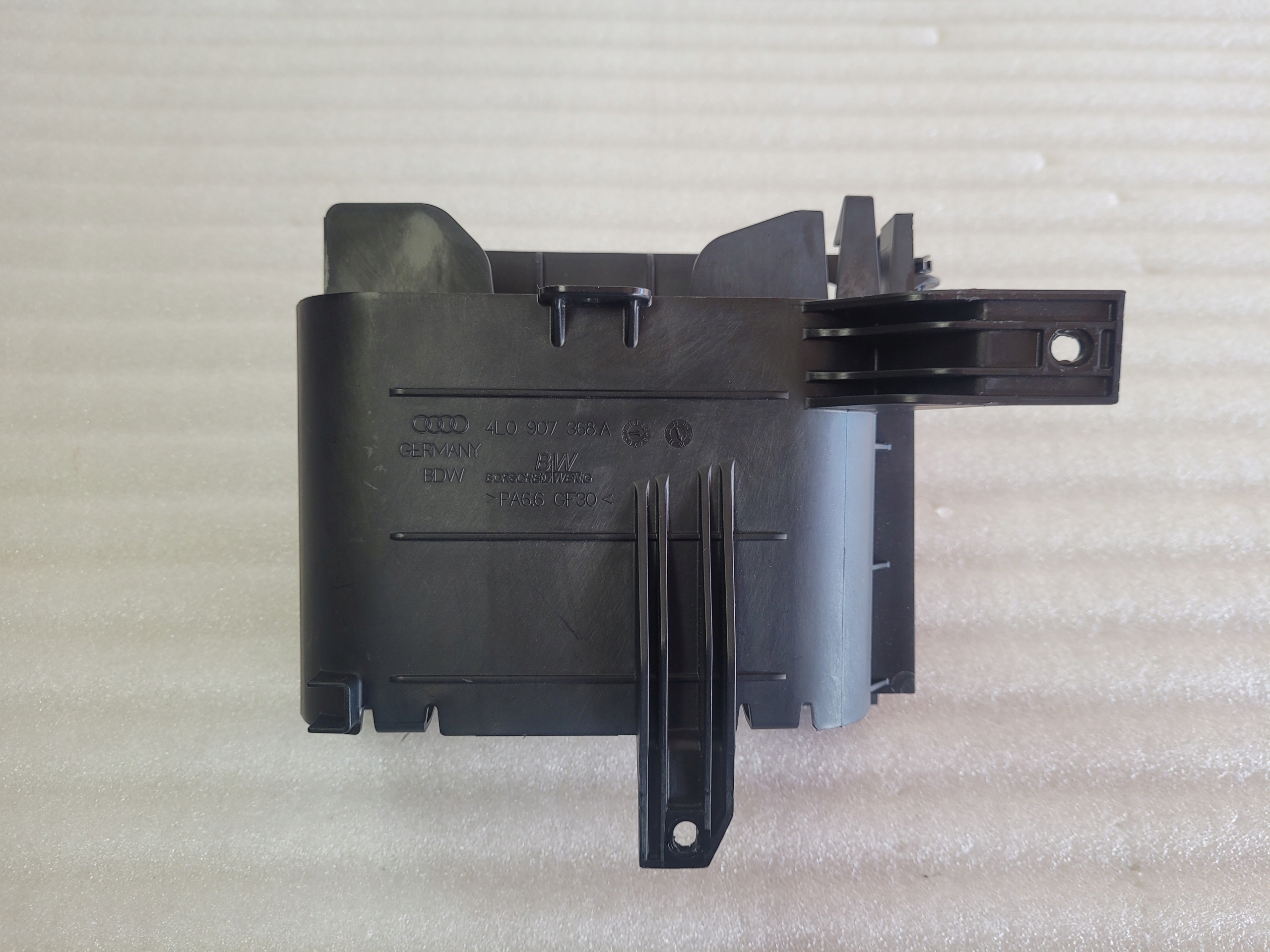 AUDI Q7 UCHWYT MOCOWANIE STEROWNIKÓW 4L0907368A 4L0907368A za 50 zł z ...