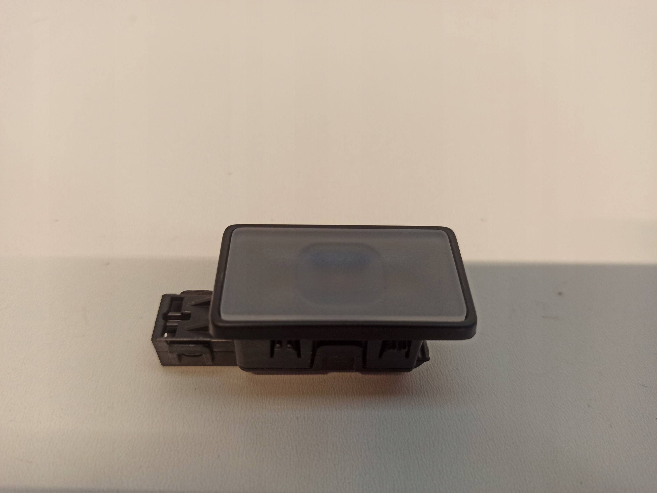 VOLVO LAMPKA KABINY 31699146 V90 S90 XC60 V60 31699146 za 75 zł z ...