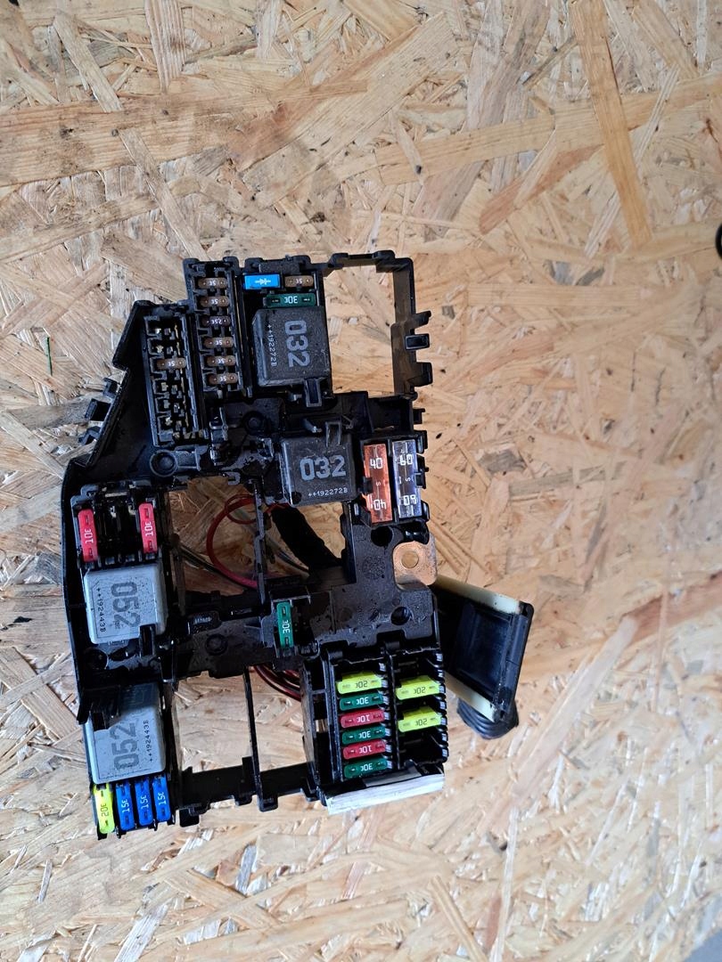 MERCEDES W247 W177 SKRZYNKA BEZPIECZNIKOW X247 1779069601 za 800.00PLN ...