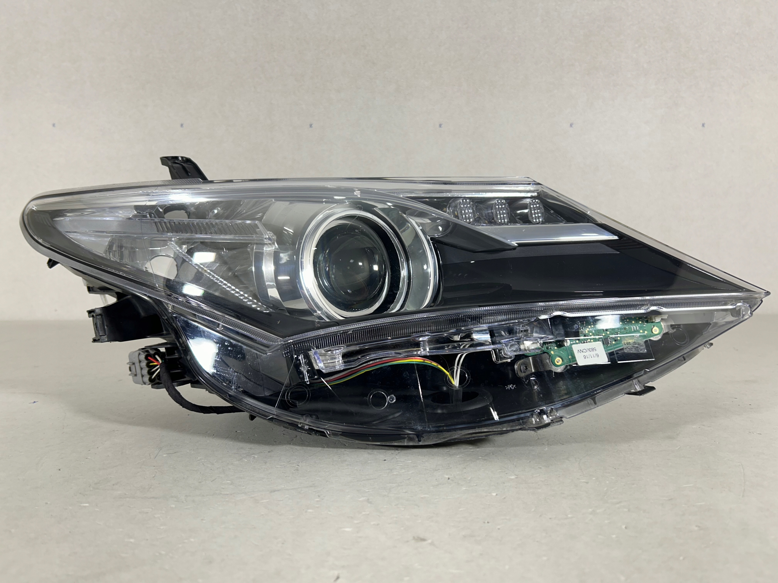 TOYOTA AURIS II 2 LED LAMPA PRAWA PRZÓD REFLEKTOR EU 12-15 r. - ŁADNA ...