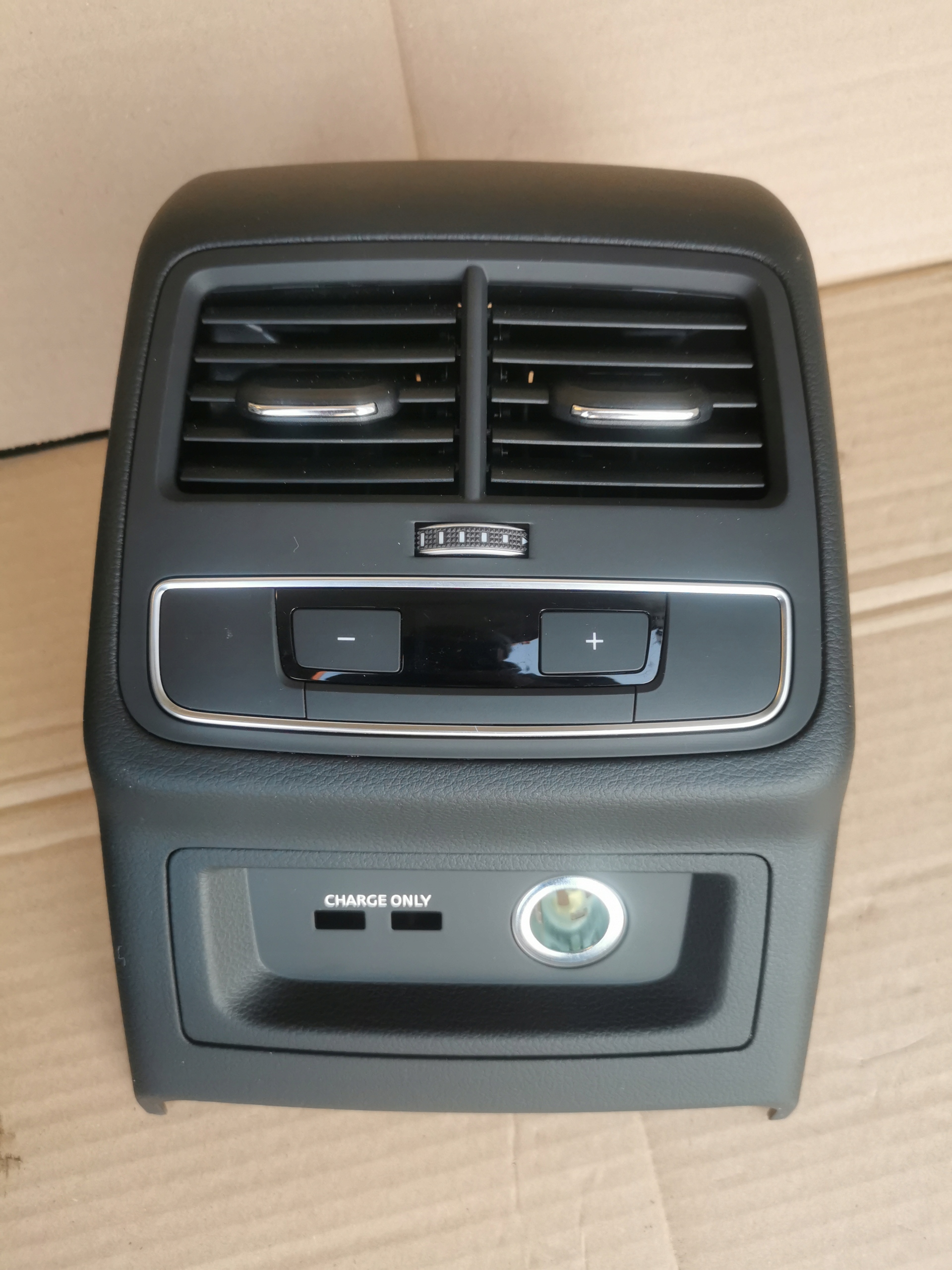 Gniazdo zapalniczki obudowa Audi OE 8W0863324 - porównaj ceny - Allegro.pl