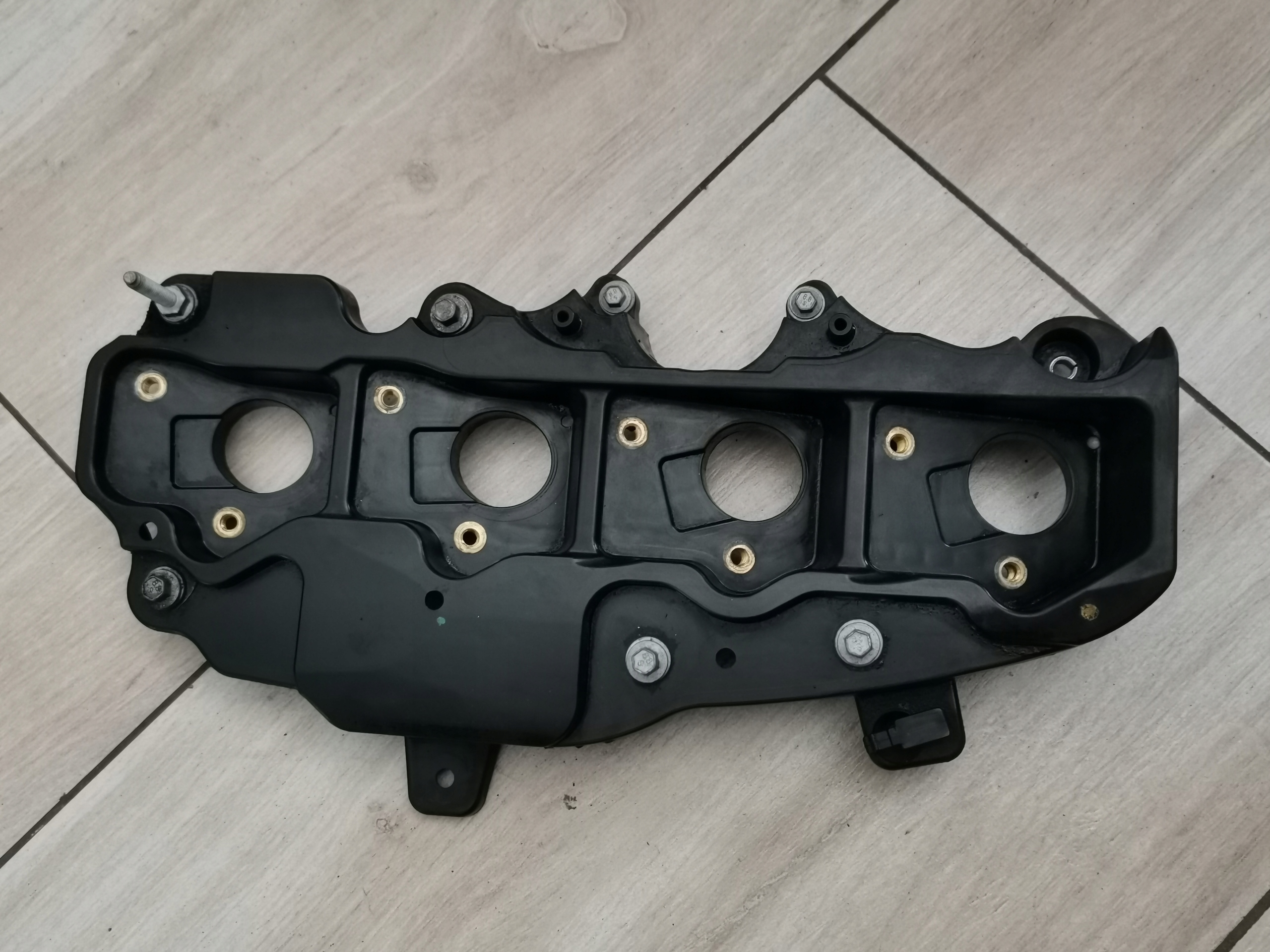 OBUDOWA POKRYWA ZAWORÓW BM5G-12257-EA FORD FOCUS MK3 EKOBOOST 1,6 za 90 ...