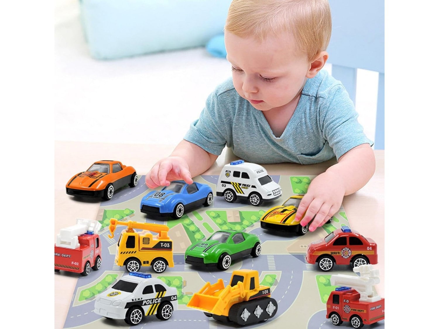 KALENDARZ ADWENTOWY DLA DZIECI 24 SAMOCHODY AUTKA • Cena, Opinie - Allegro