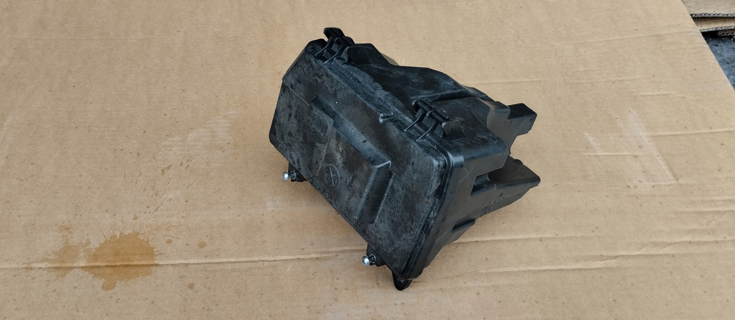 OBUDOWA SKRZYNKA BEZPIECZNIKÓW MERCEDES C KLASA W206 A2065400200 ...