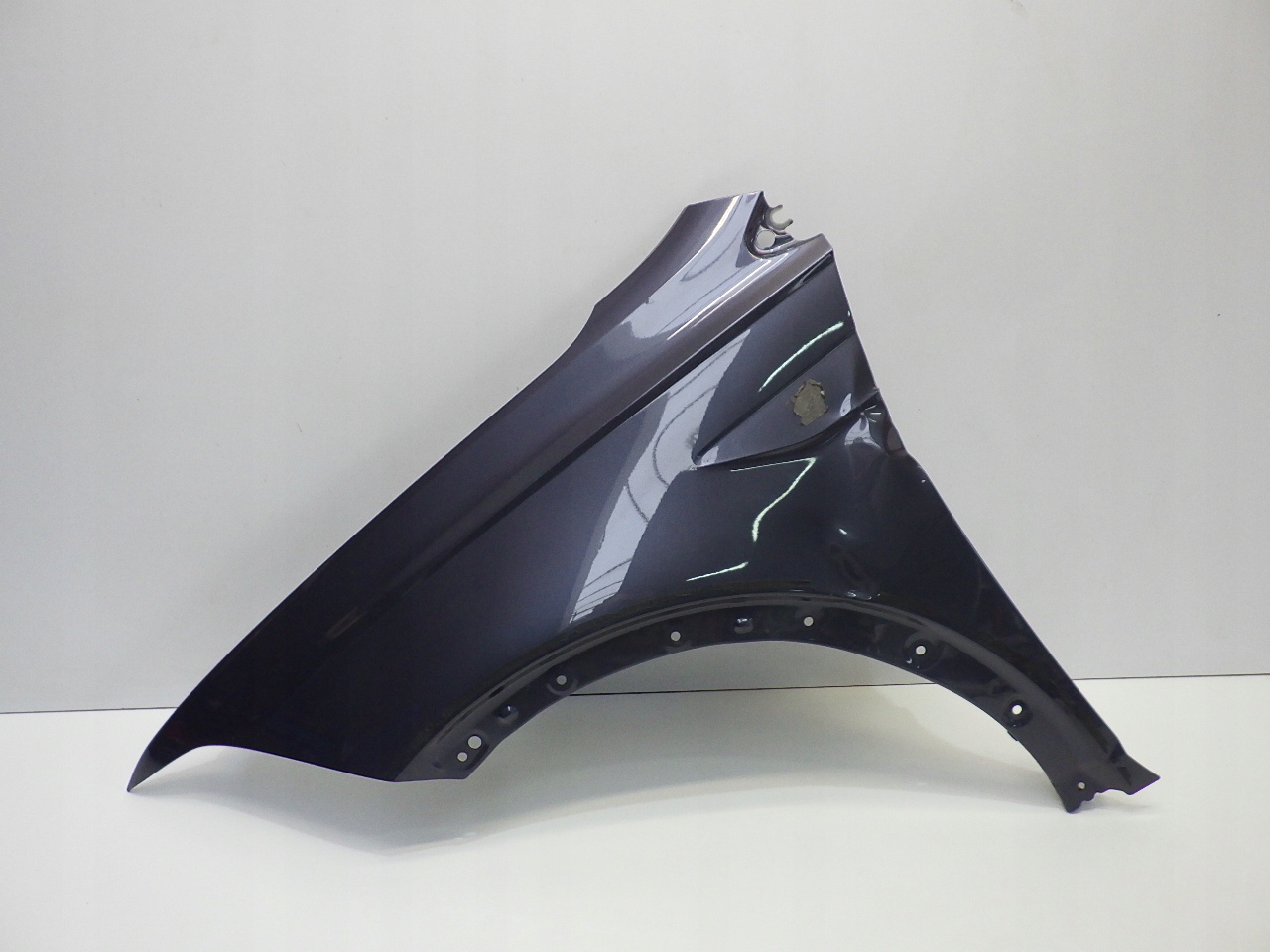 VW TAIGO 2022 BŁOTNIK LEWY PRZÓD B7Q USZKODZONY BŁOTNIK za 299 zł z ...