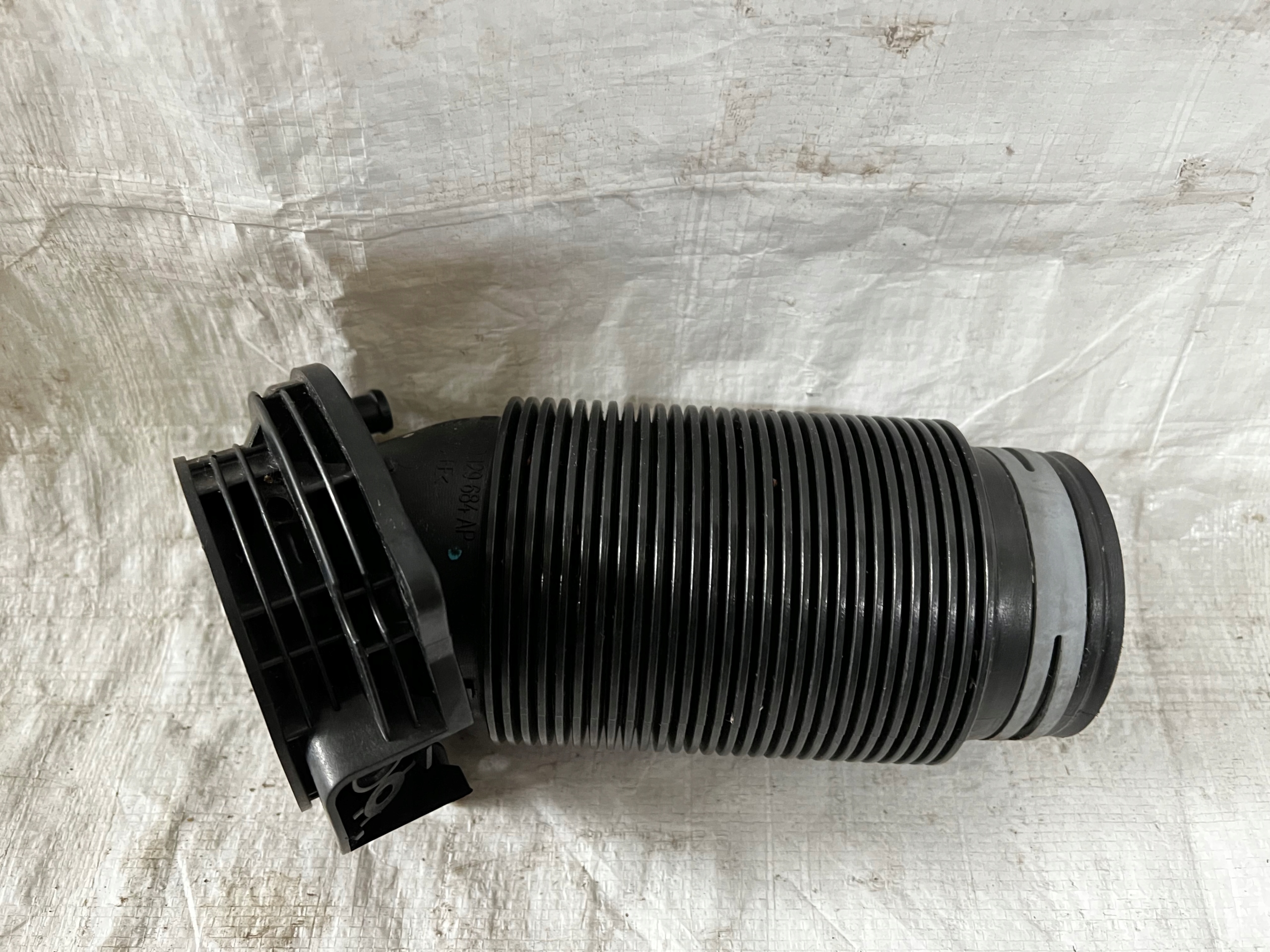 Audi OE 1K0129684 przewód elastyczny, instalacja powietrzna - porównaj ...