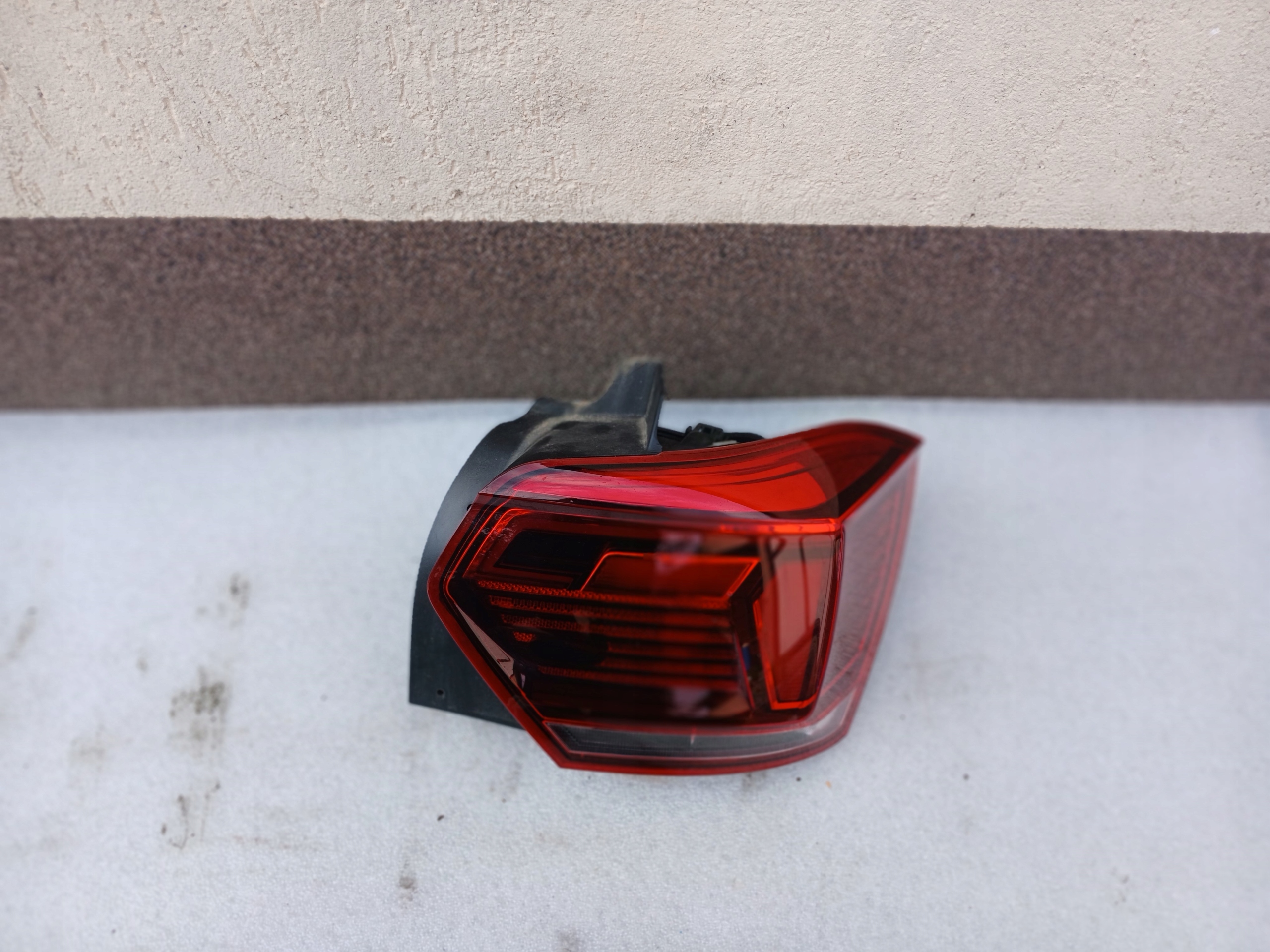 Lampa tył prawa 2G0945208b - porównaj ceny - Allegro.pl