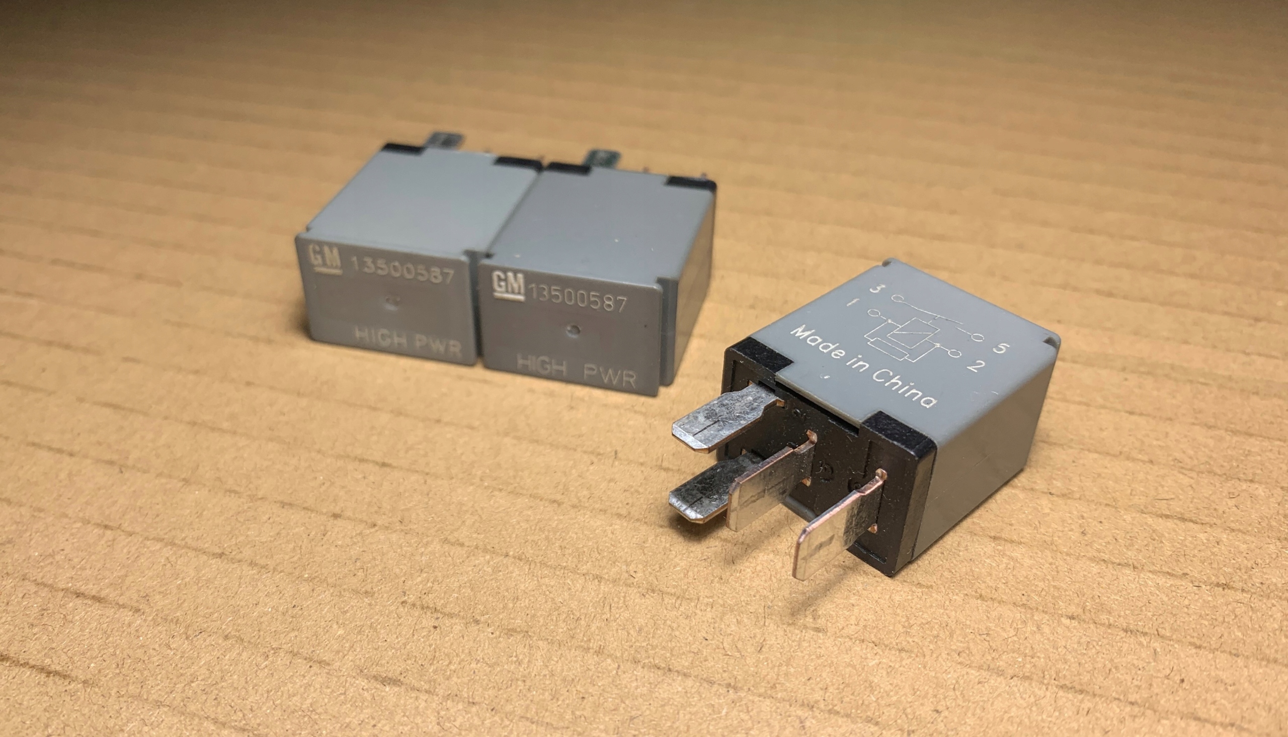 PRZEKAŹNIK GM 13500587 ORYGINAŁ ORI OPEL za 30.00PLN z Częstochowa ...