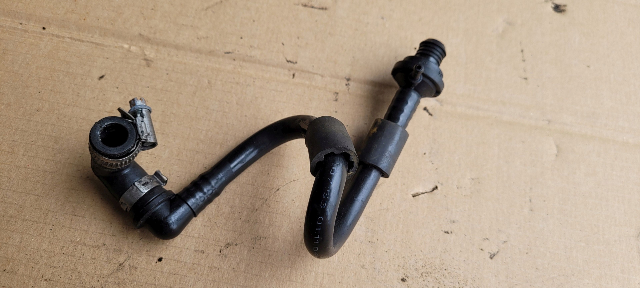 WĄŻ PRZEWÓD PODCIŚNIENIA SERWA AUDI A6 C6 A4 B7 2.0 TDI 4F0611931BR WĄŻ ...