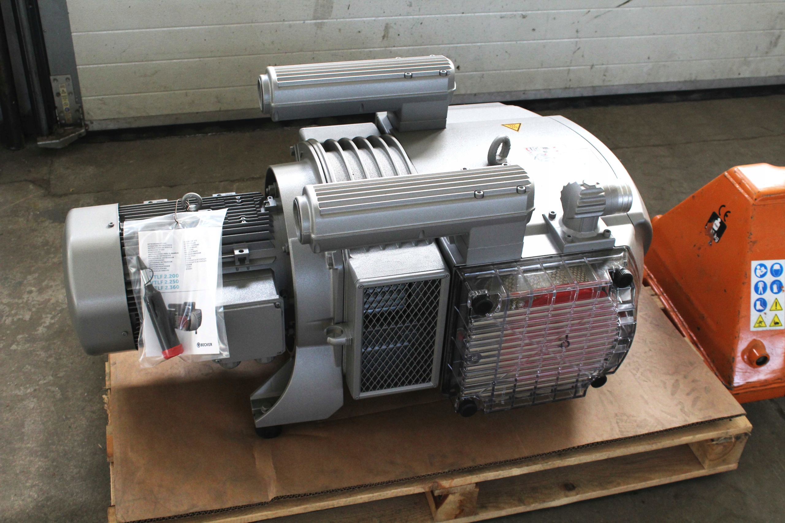 POMPA PRÓŻNIOWA BEZOLEJOWA BECKER VTLF 2.250 PODCIŚNIENIOWA 250M3/H ...