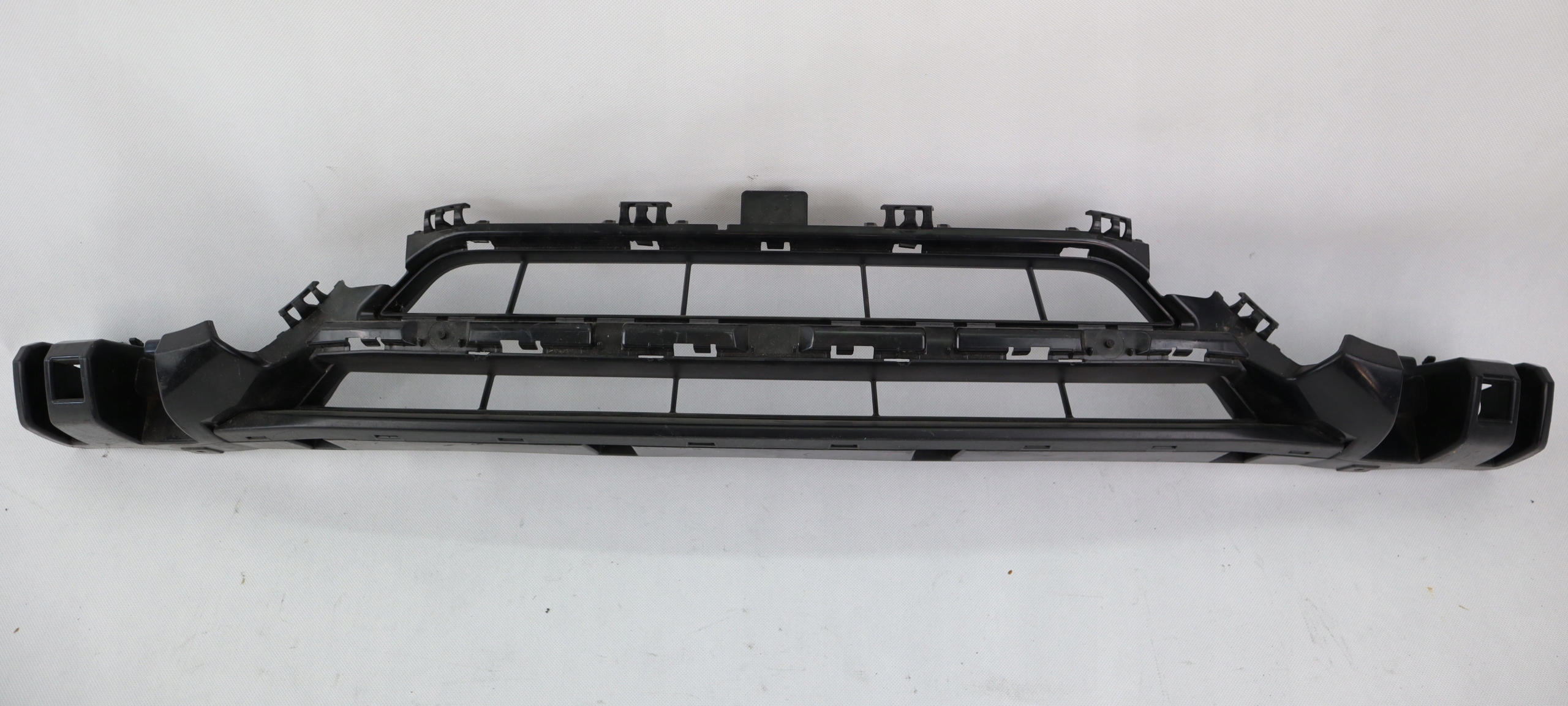 KRATKA ZDERZAKA ŚRODKOWA BMW 2 F22 LCI F22 F23 LIFT F23 PRZÓD ...