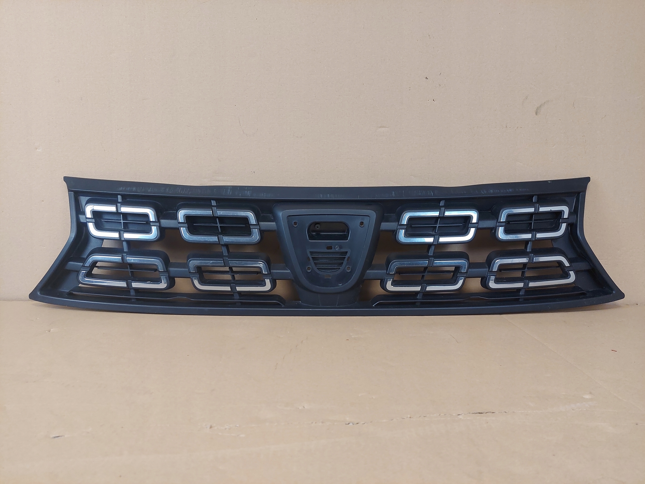 ! Dacia Duster Zderzak w Atrapy chłodnicy (grille, kratki) - Allegro.pl