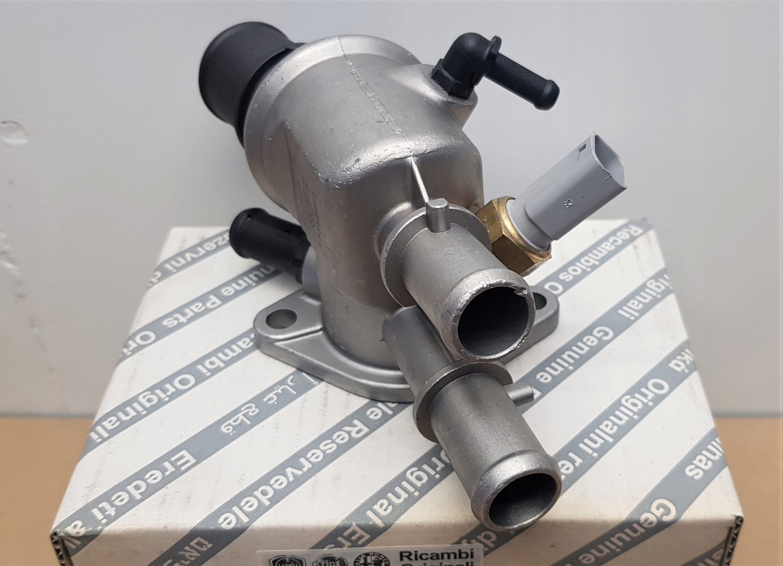 ALFA ROMEO OE ТЕРМОСТАТ ВОДИ 46546375 купити на Avtoex з Польщі в ...