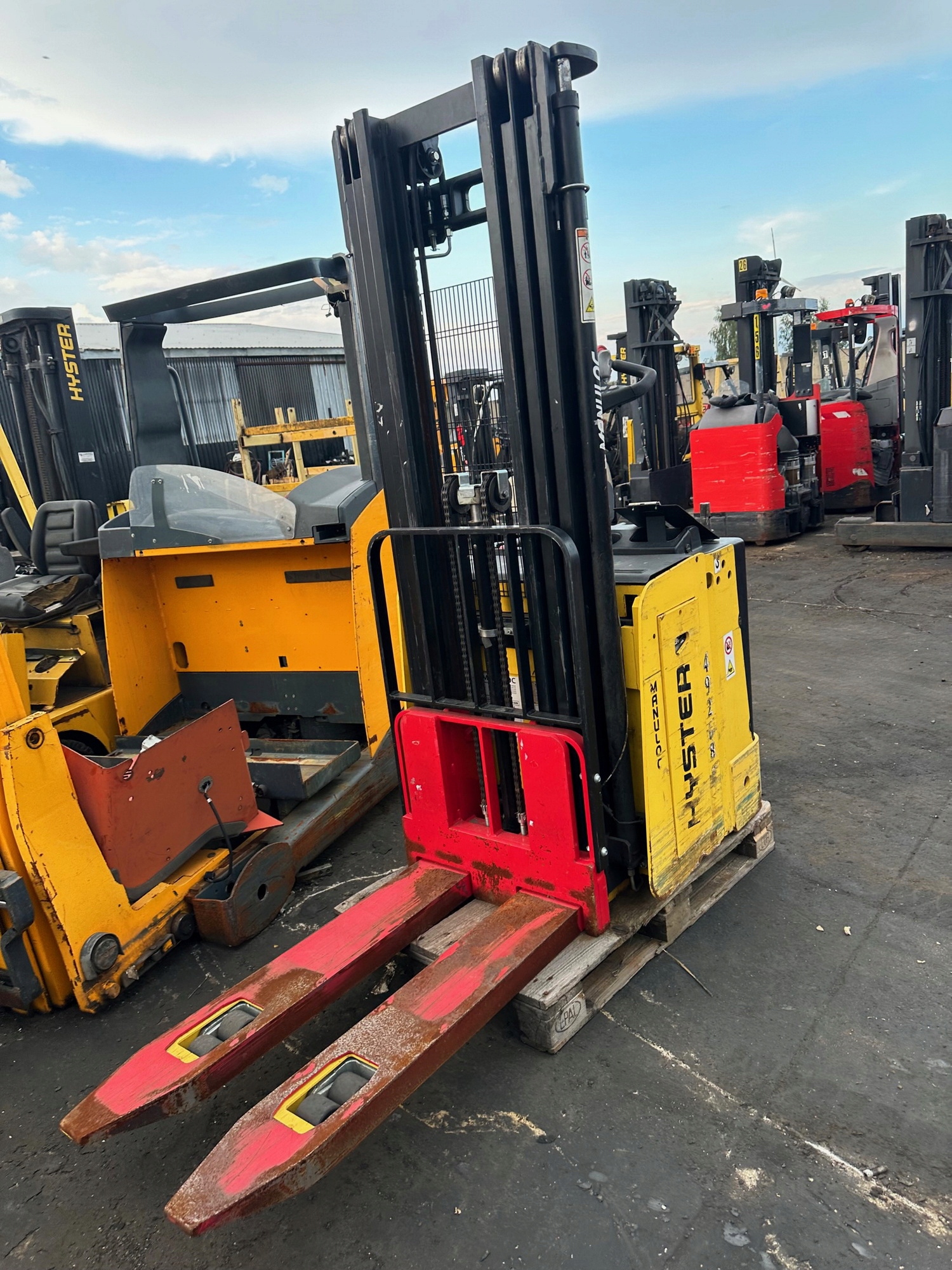 paleciak elektryczny z masztem Triplex 4.50m HYSTER S1.5 wózek paletowy ...