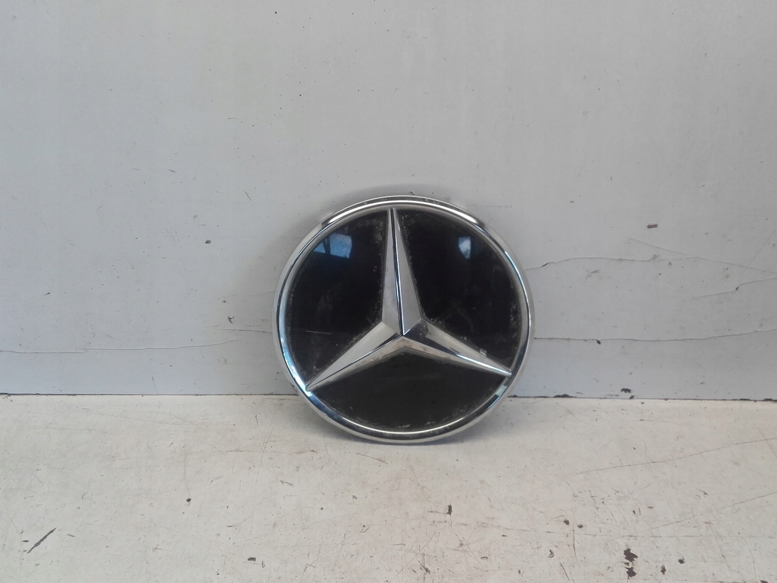 MERCEDES GLC W253 LIFT LOGO EMBLEMAT A0008881600 • Cena, Opinie - Allegro