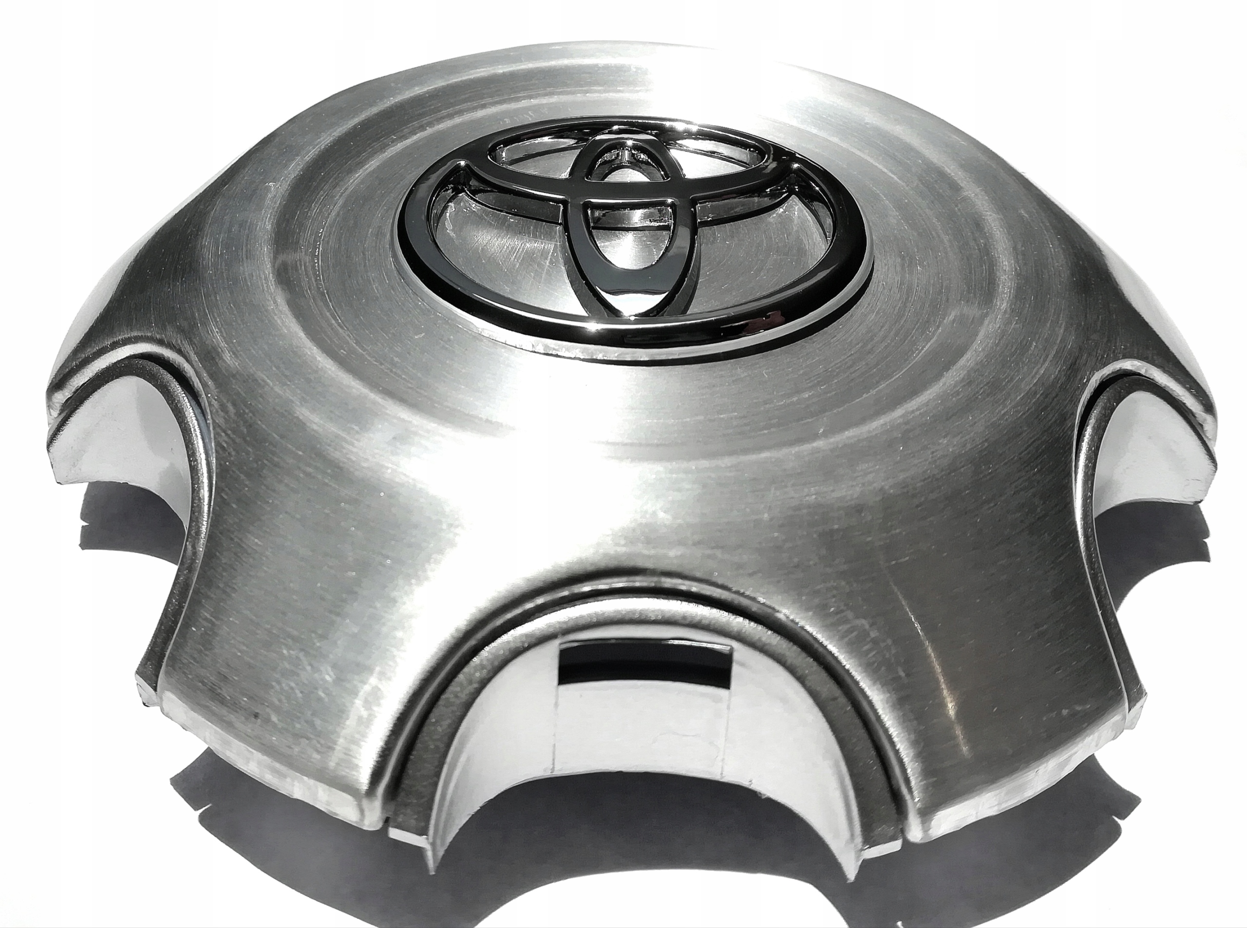 TOYOTA LAND CRUISER DEKLI KUPAK DEKLI DÍSZTÁRCSA za 5610.00HUF-ért ...