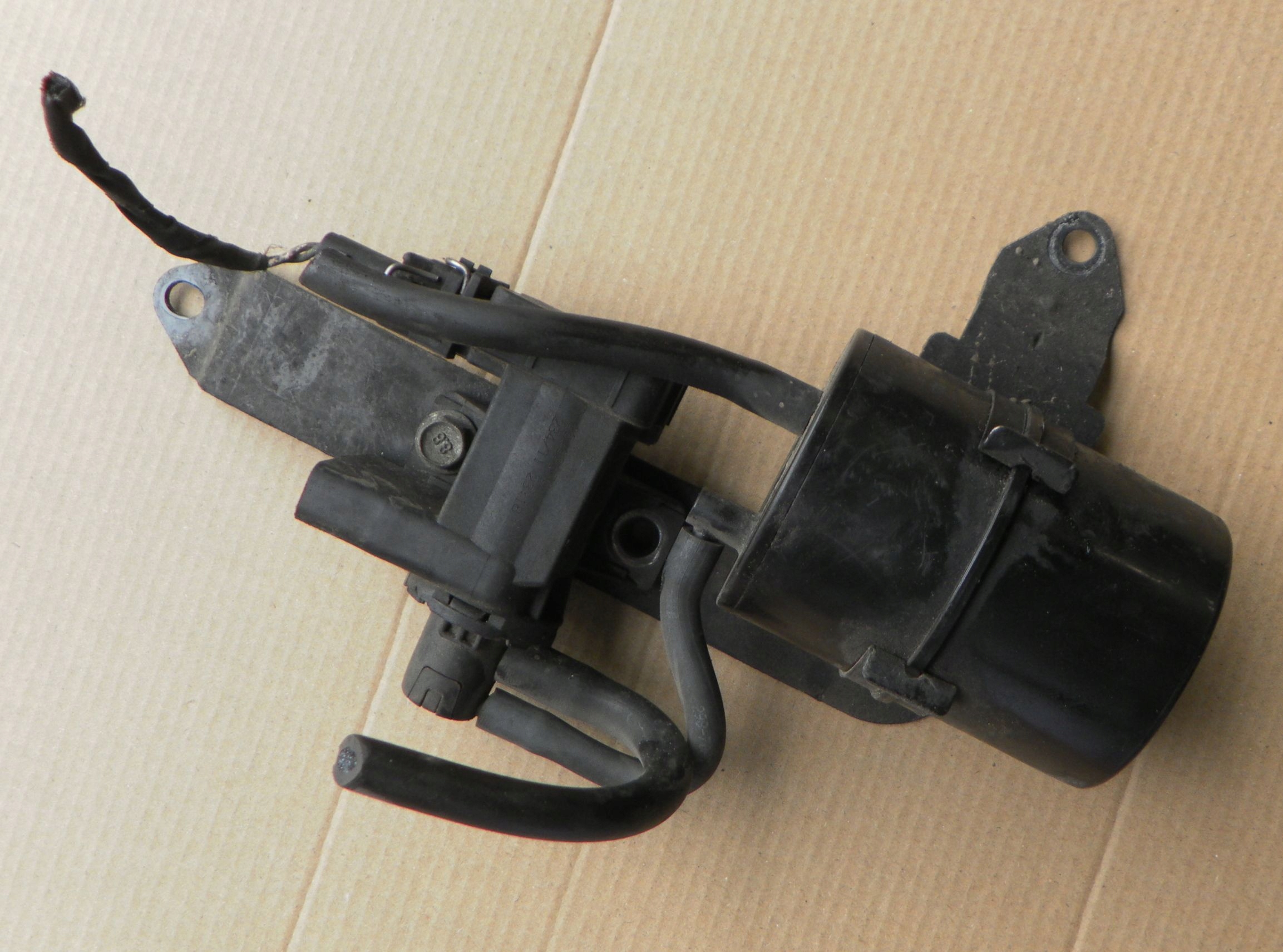 Chevrolet OE 25183170 zawór podciśnienia vcdi - porównaj ceny - Allegro.pl