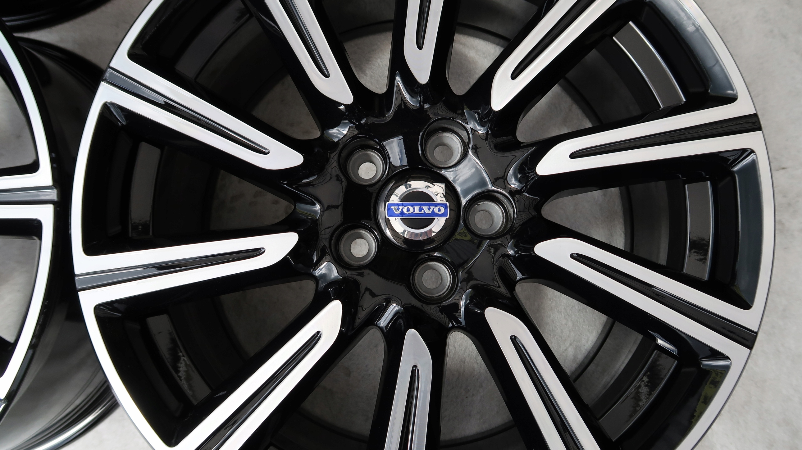 FELGI VOLVO S60 V60 S90 XC60 V40 XC40 18'' 31434953 za 5300 zł z ...