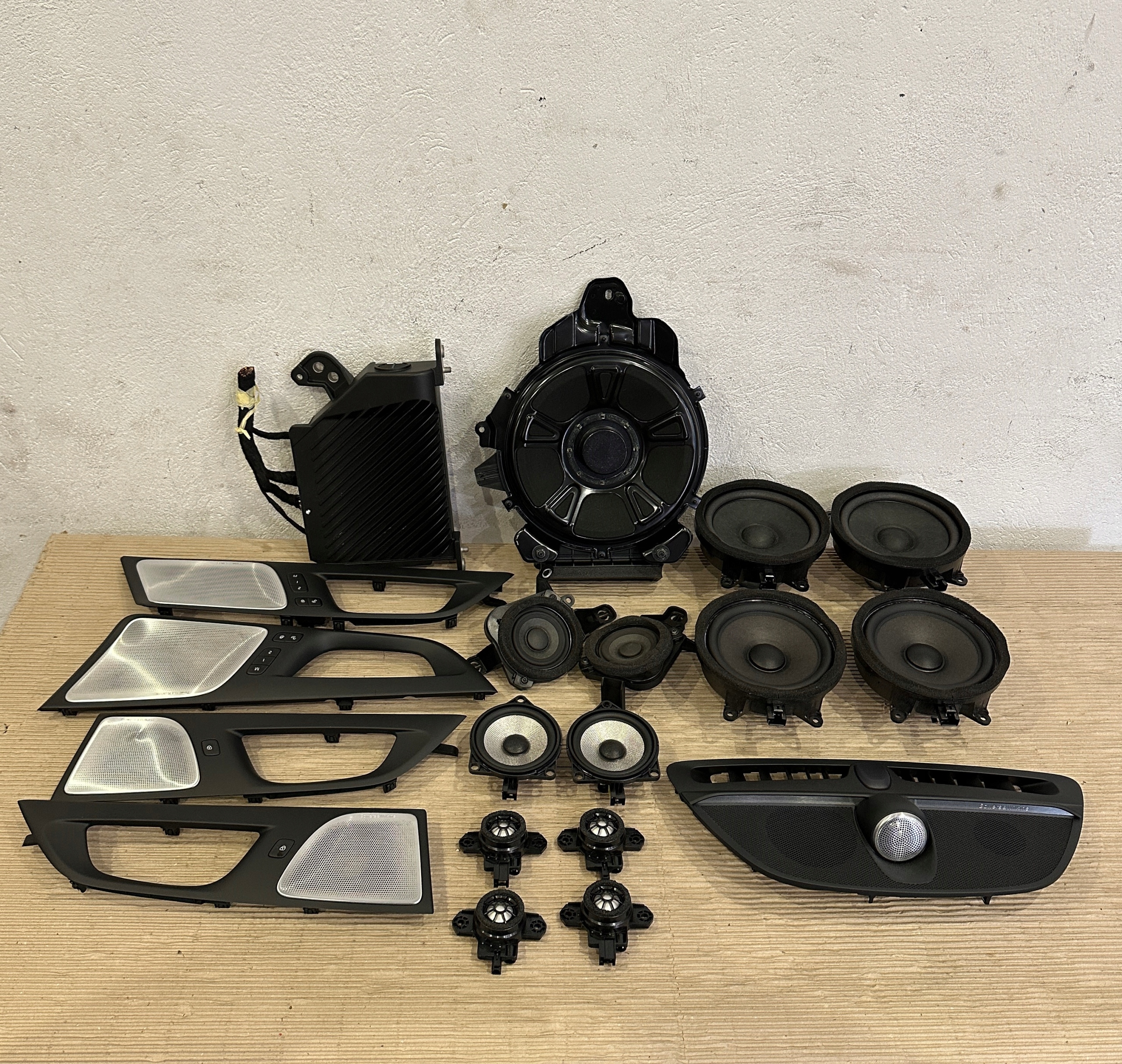 VOLVO V60 S60 21-25 ZESTAW NAGLOSNIENIA GLOSNIKI BOWERS & WILKINS ...