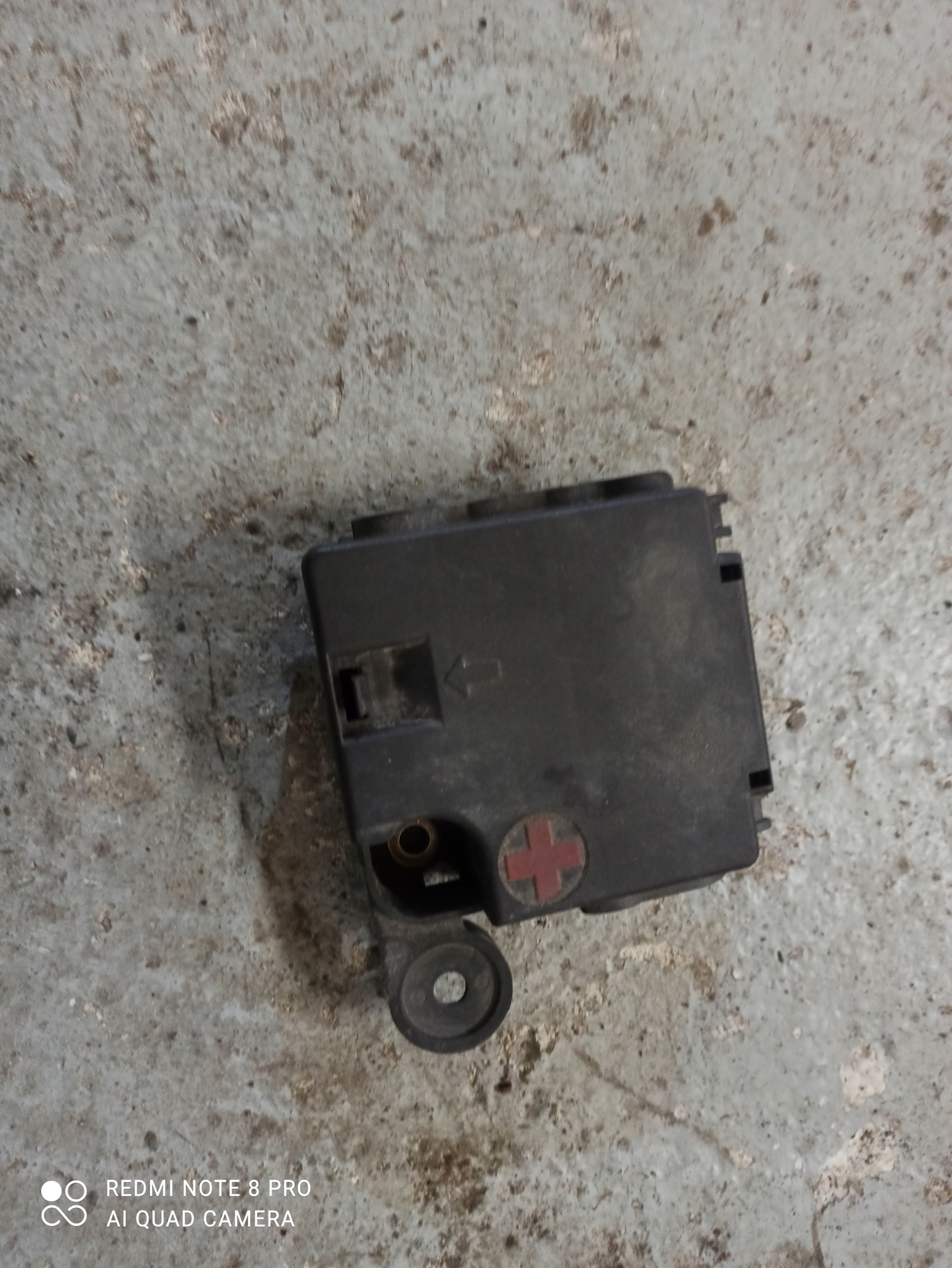 Skrzynka akumulatora rozdzielacz prądu Audi A4 B8 8K0937517A 8K0937517A ...