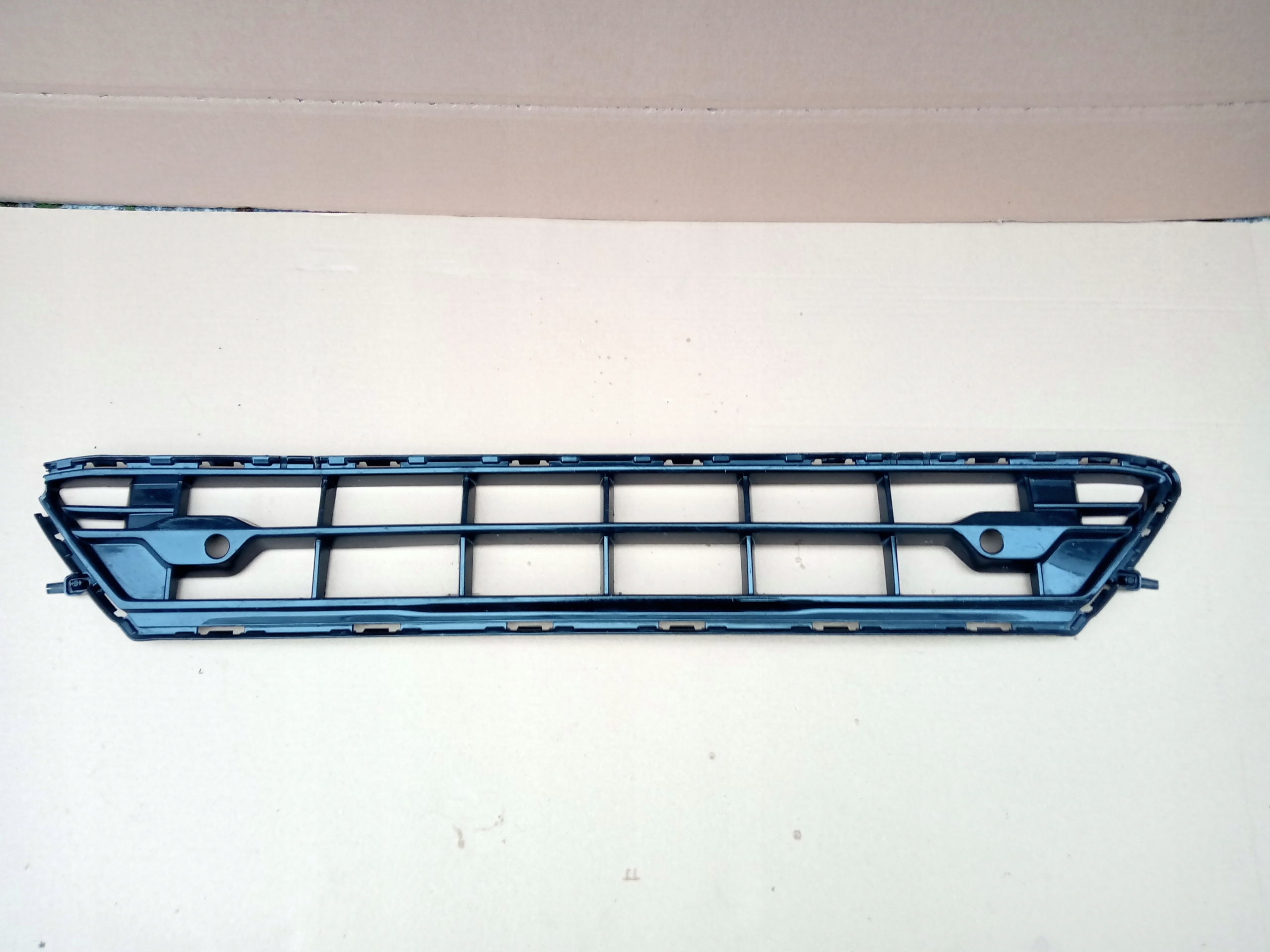 VOLVO XC60 II R-DESIGN KRATKA ŚRODKOWA ZDERZAKA PRZÓD 31449130 • Cena ...