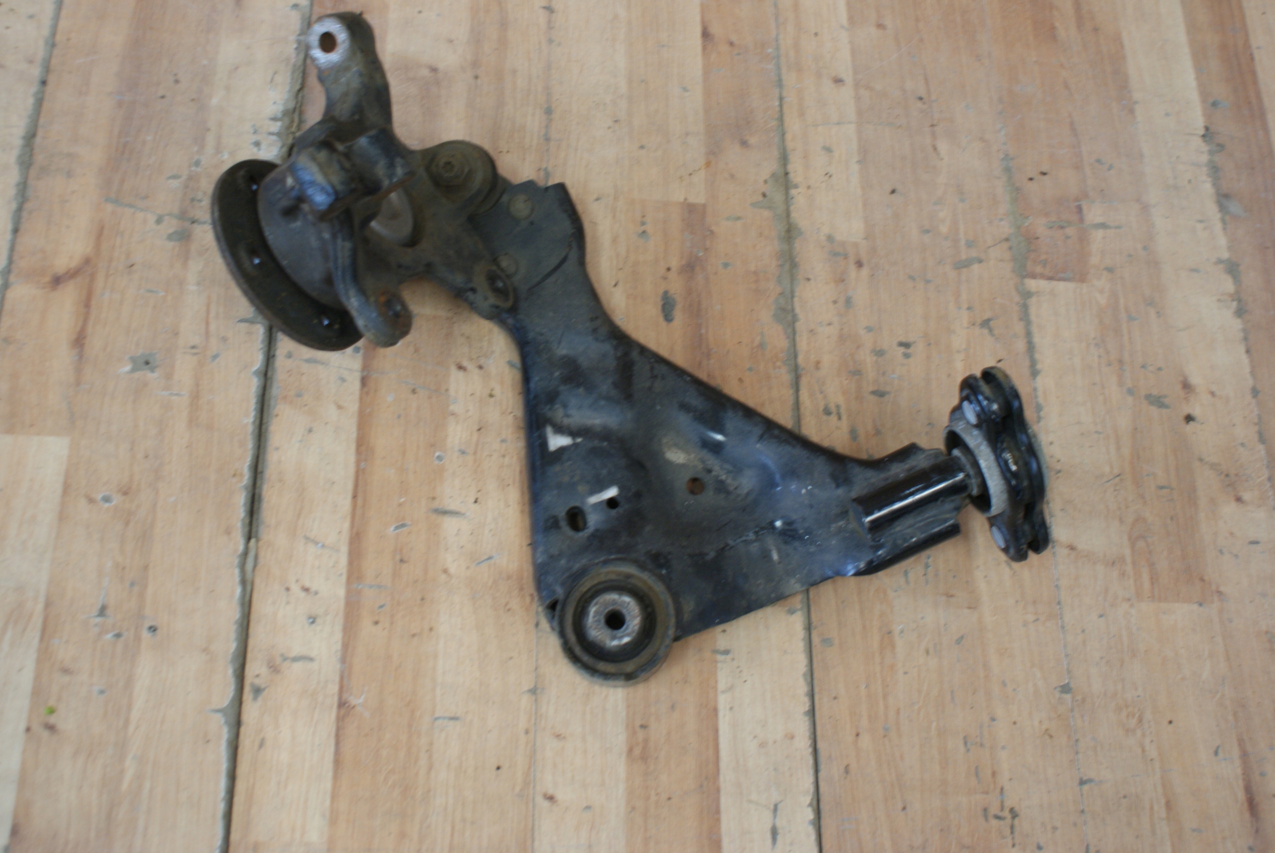 WAHACZ PRAWY PRZÓD A4473301507 MERCEDES VITO III W447 14+ RWD ...