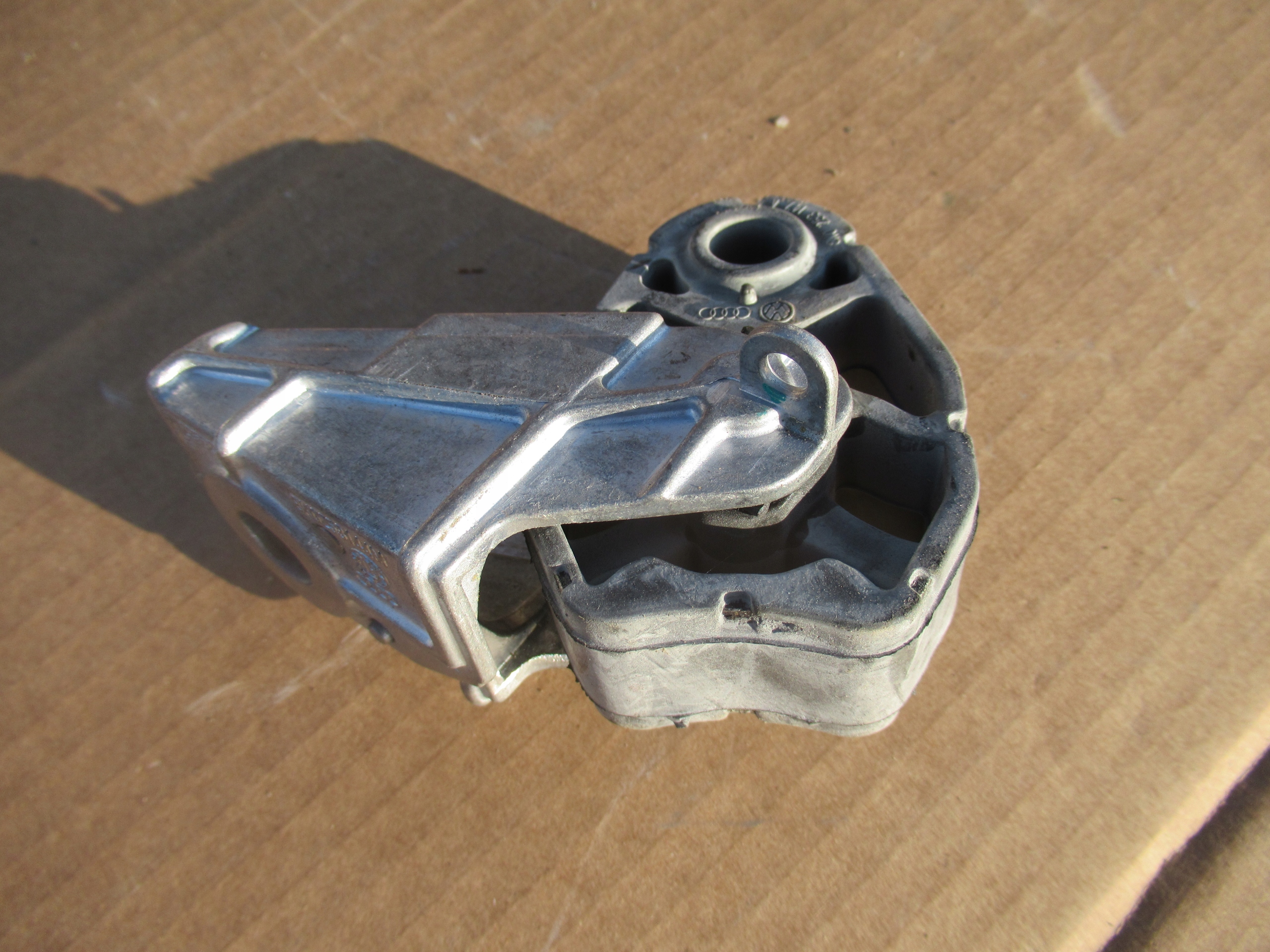 UCHWYT RURY WYDECHOWEJ AUDI A4 A5 Q5 za 50.00PLN z LUBOŃ - Allegro ...