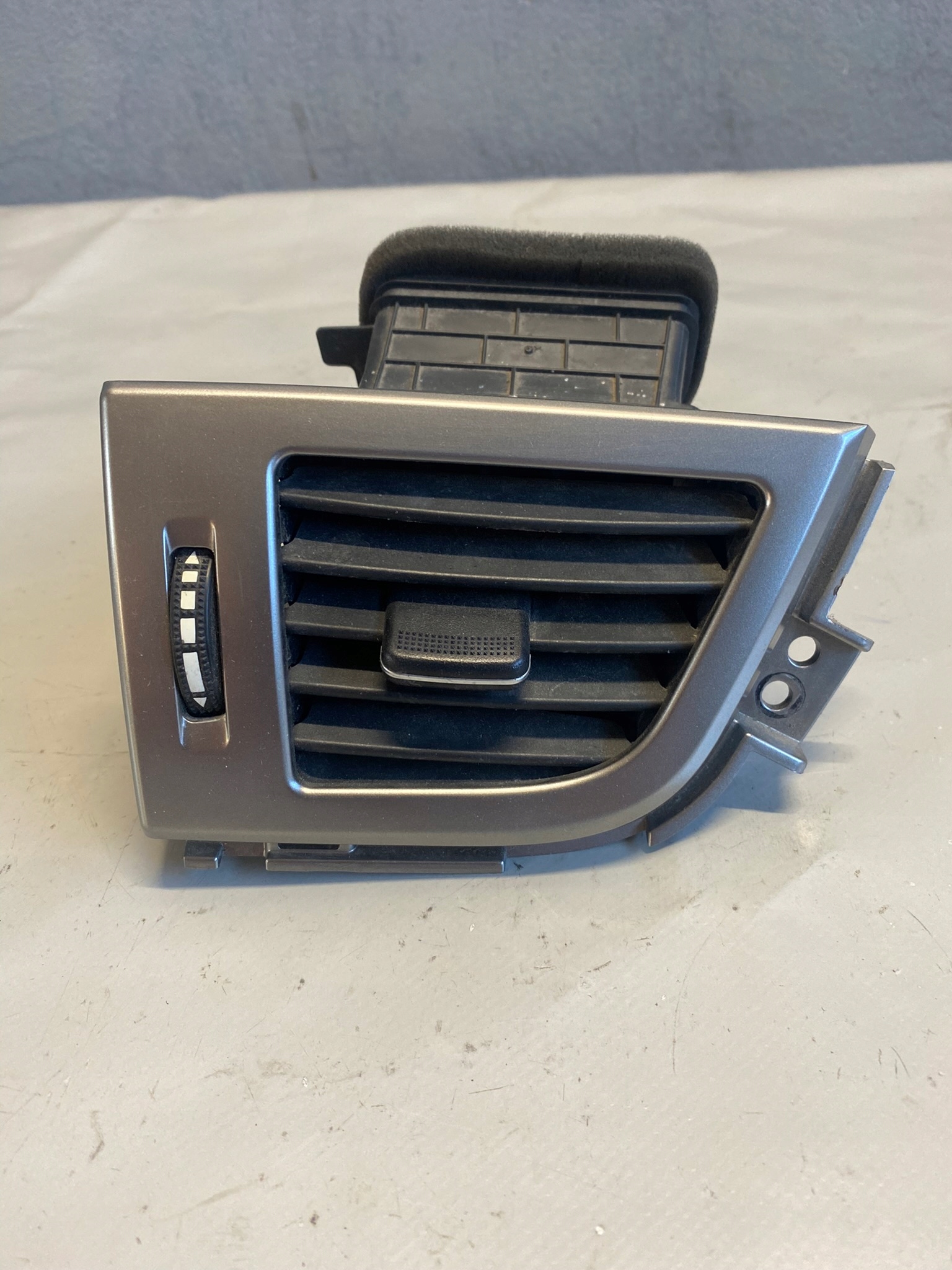 HYUNDAI I30 II KRATKA NAWIEWU LEWA 97480-A6000 za 30.00PLN z Gostyń ...