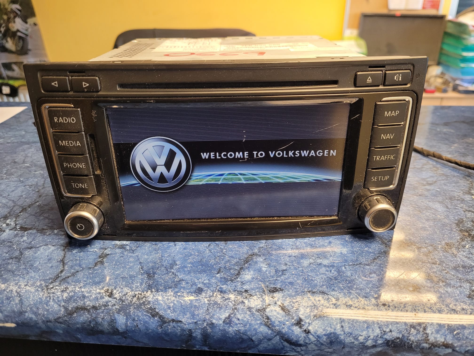 VW TOUAREG I T5 RADIO NAWIGACJA 7L6035680 VW TOUAREG I T5 MULTIVAN RADIO NAWIGACJA 7L6035680 za ...