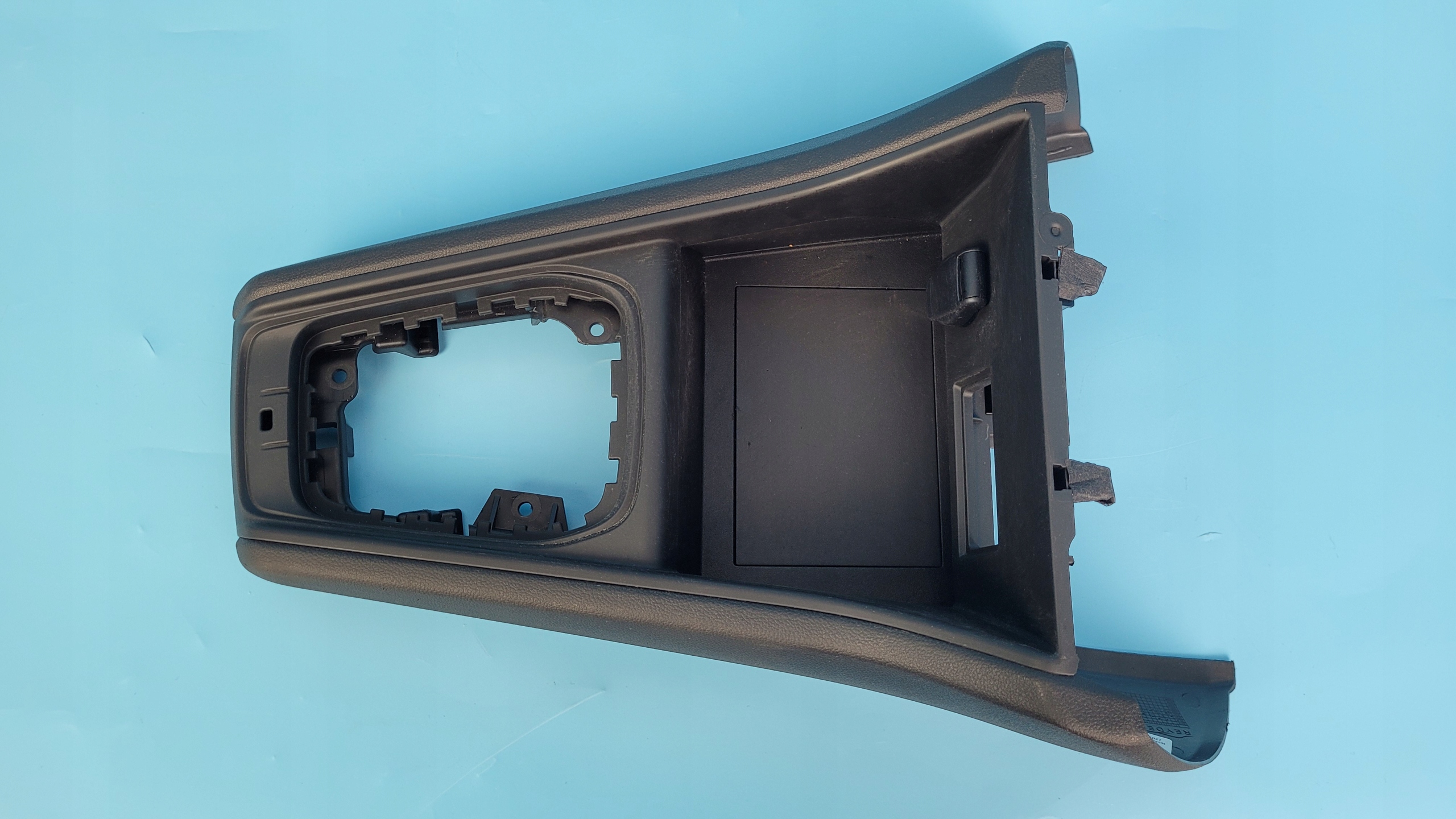 RENAULT CAPTUR II 23r 1.3 TCE OSŁONA OBUDOWA TUNELU ŚRODKOWEGO 969120932R za 130.00PLN z chełmno ...