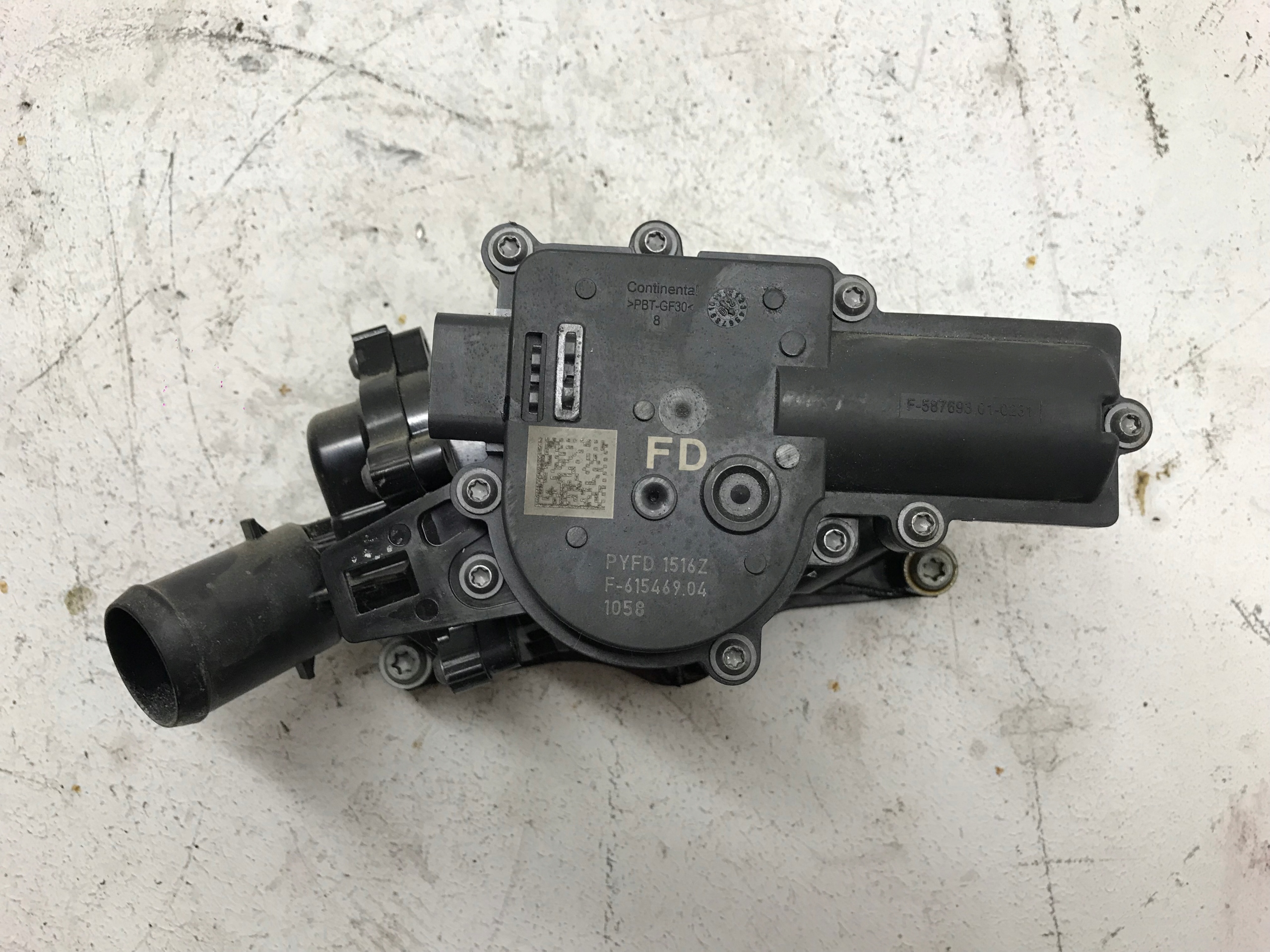 pyfd1516z F-61546904 termostat obudowa termostatu mazda cx-5 mazda cx ...