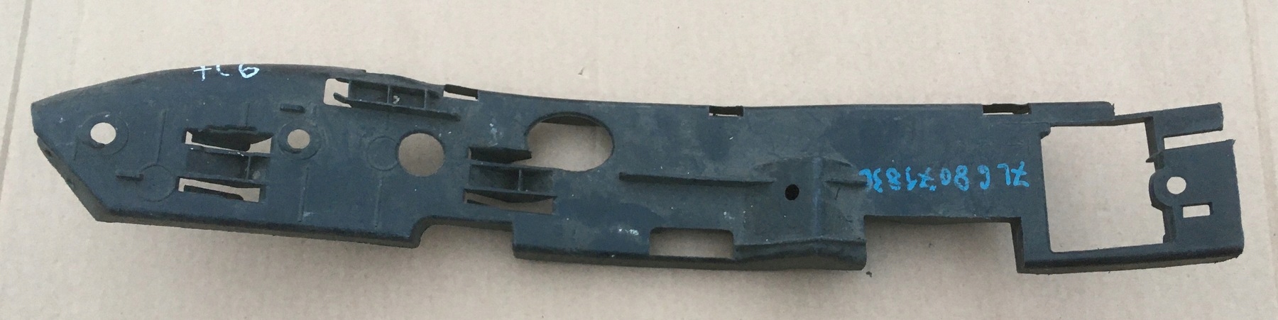 VW Touareg ślizg zderzaka lewy przód 7L6807183C za 39.00PLN z Wrocław ...