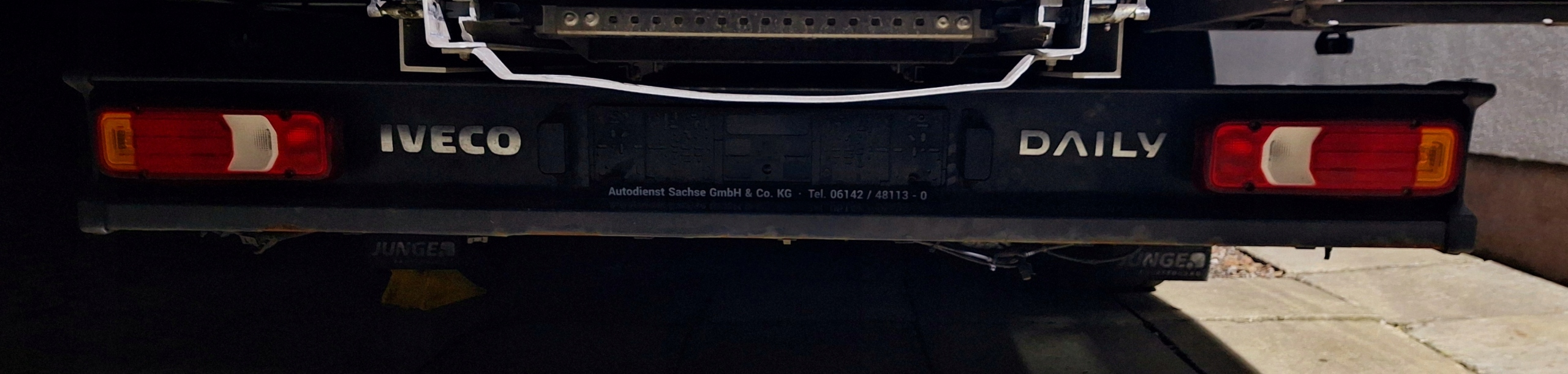 IVECO DAILY 2021-> BELKA ZDERZAKA TYŁ + OŚWIETLENIE 5802846163 ORG ...