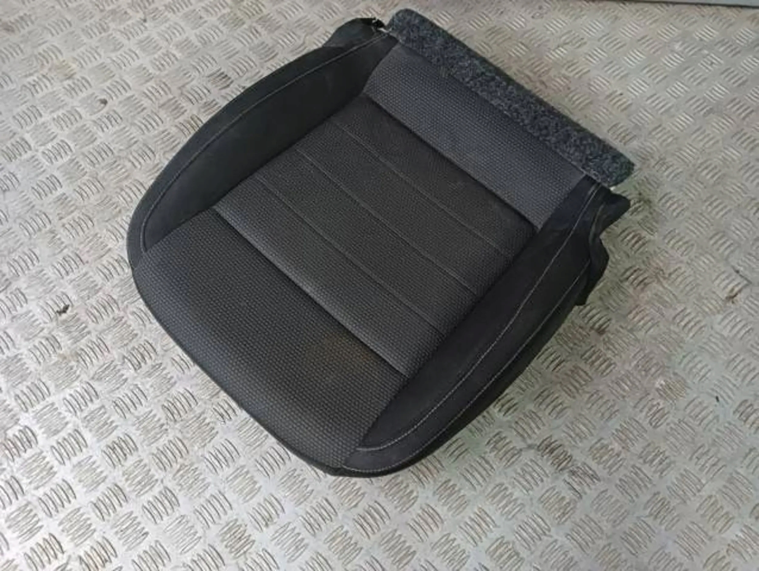 TAPICERKA FOTELA PRAWA LEWY PRZÓD SIEDZISKO SKODA RAPID 5JA za 190 ...