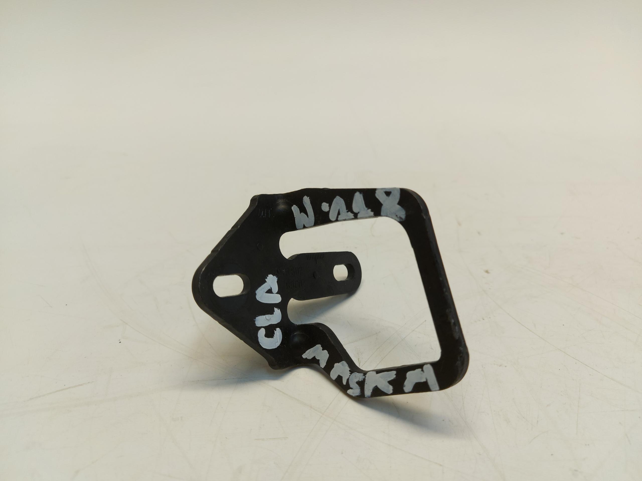 MERCEDES W118 CLA Rygiel maski A2468800360 A2468800360 za 65 zł z ...